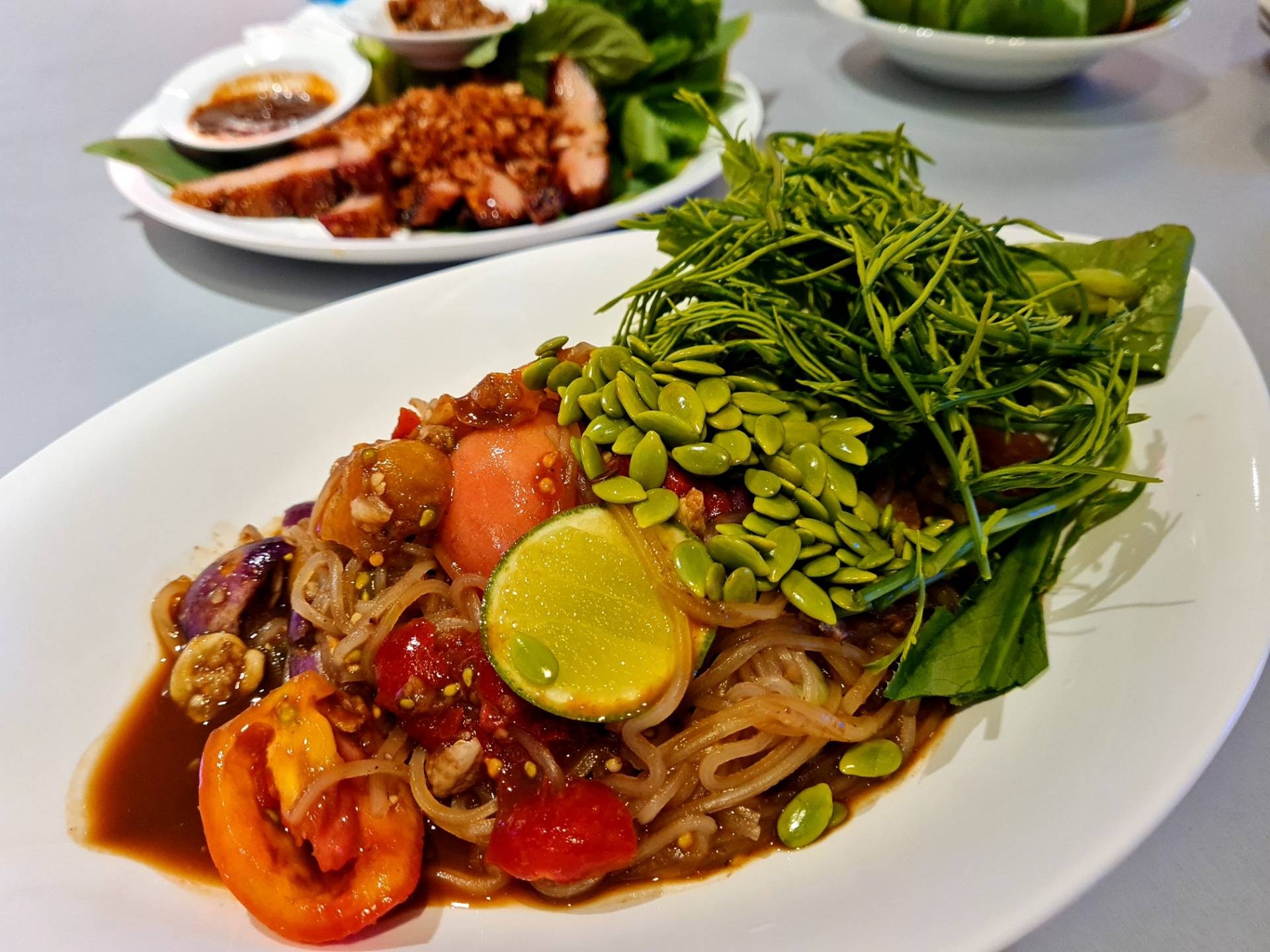 รีวิว Phed Phed Thai Taste Mahanakhon Cube - นัวทุกจาน ผักสดอร่อยๆ