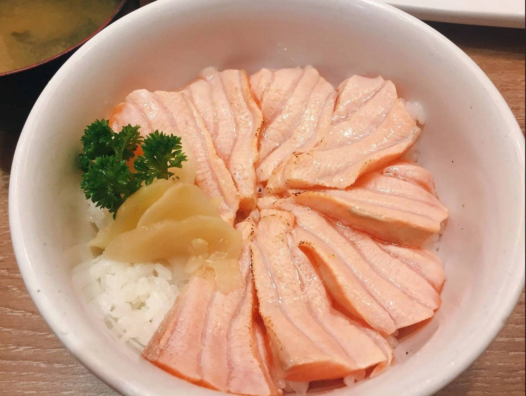 Ratcha Salmon house Ratcha Salmon house - สั่งอาหารเดลิเวอรี | Wongnai x LINE MAN