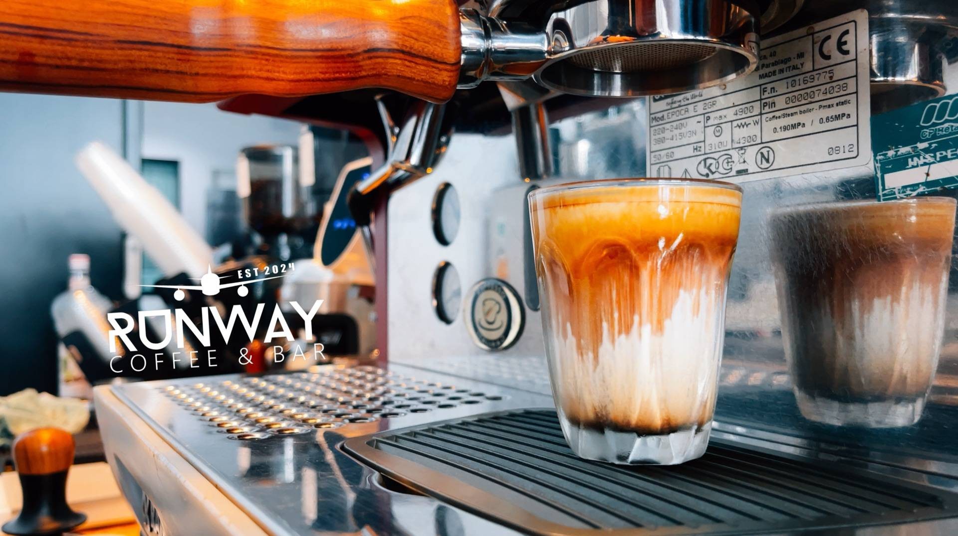 RUNWAY COFFEE & BAR | สั่งอาหารออนไลน์ล่วงหน้า รับที่ร้านผ่านแอป Wongnai | Wongnai x LINE MAN