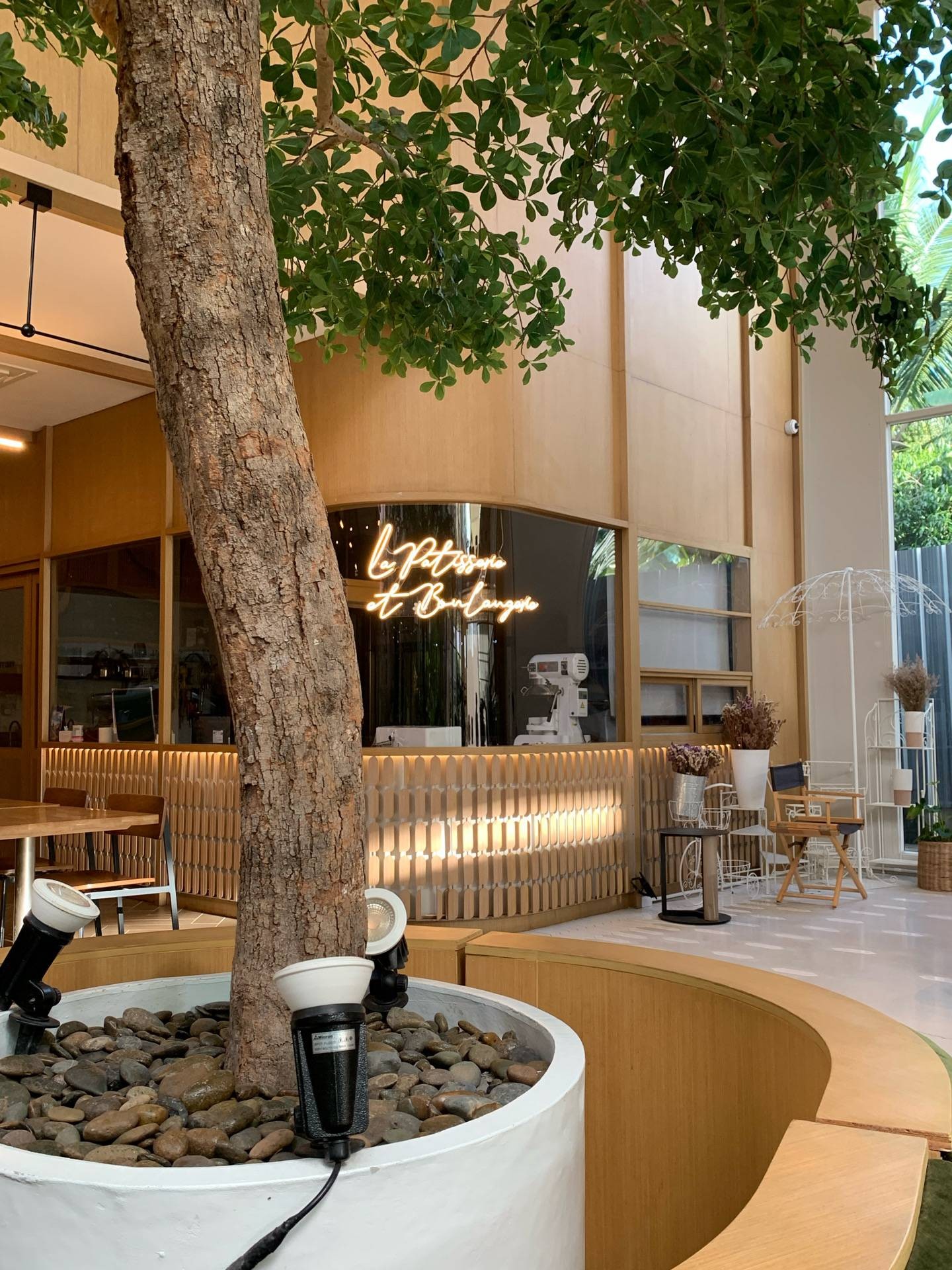 รูป Black Ground Cafe & Dining