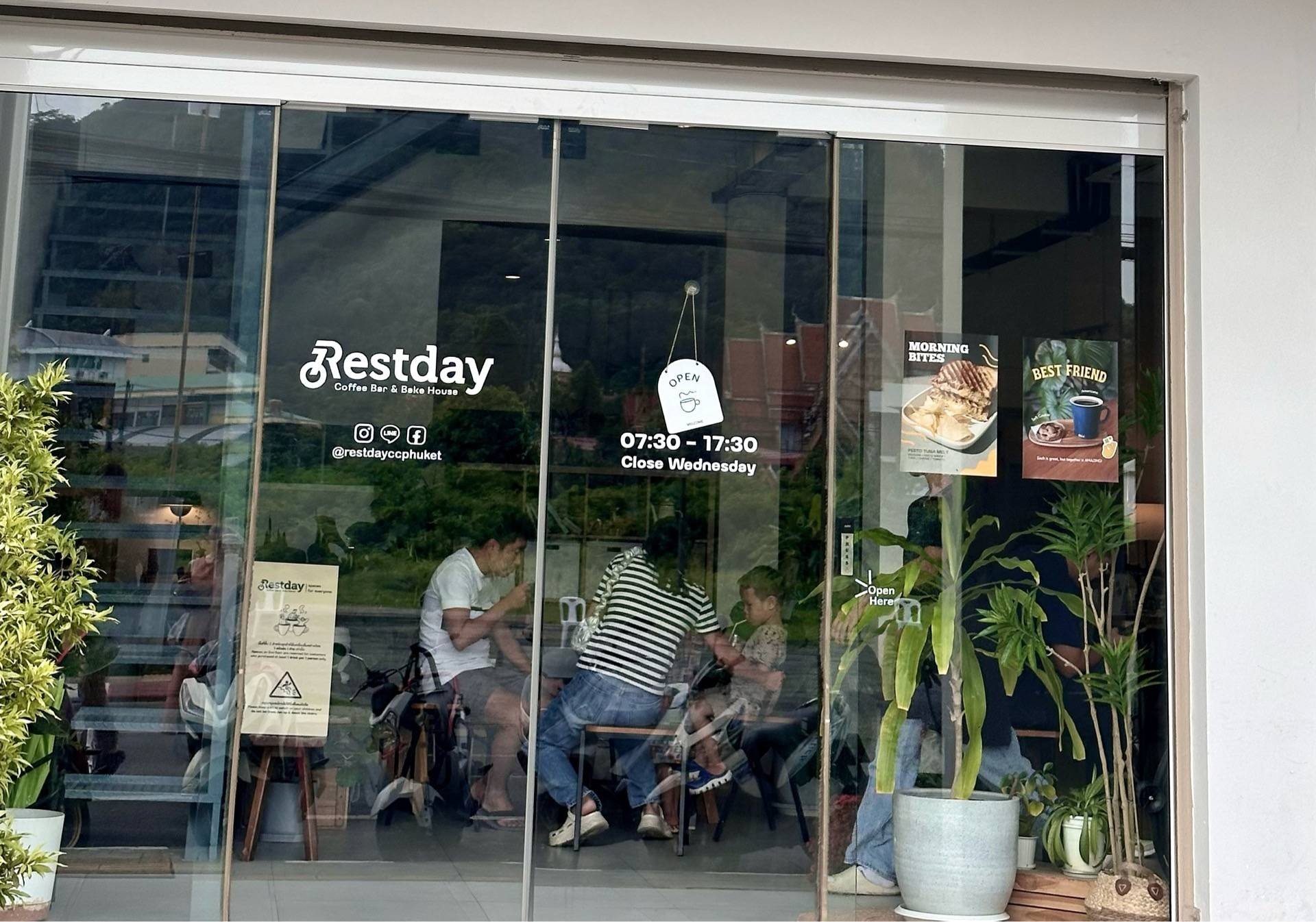 รีวิว RestDay Coffee Bar & Bake House Phuket - ร้านกาแฟที่เป็นคอมมิวนิตี้สำหรับคอกาแฟและคนรัก ...