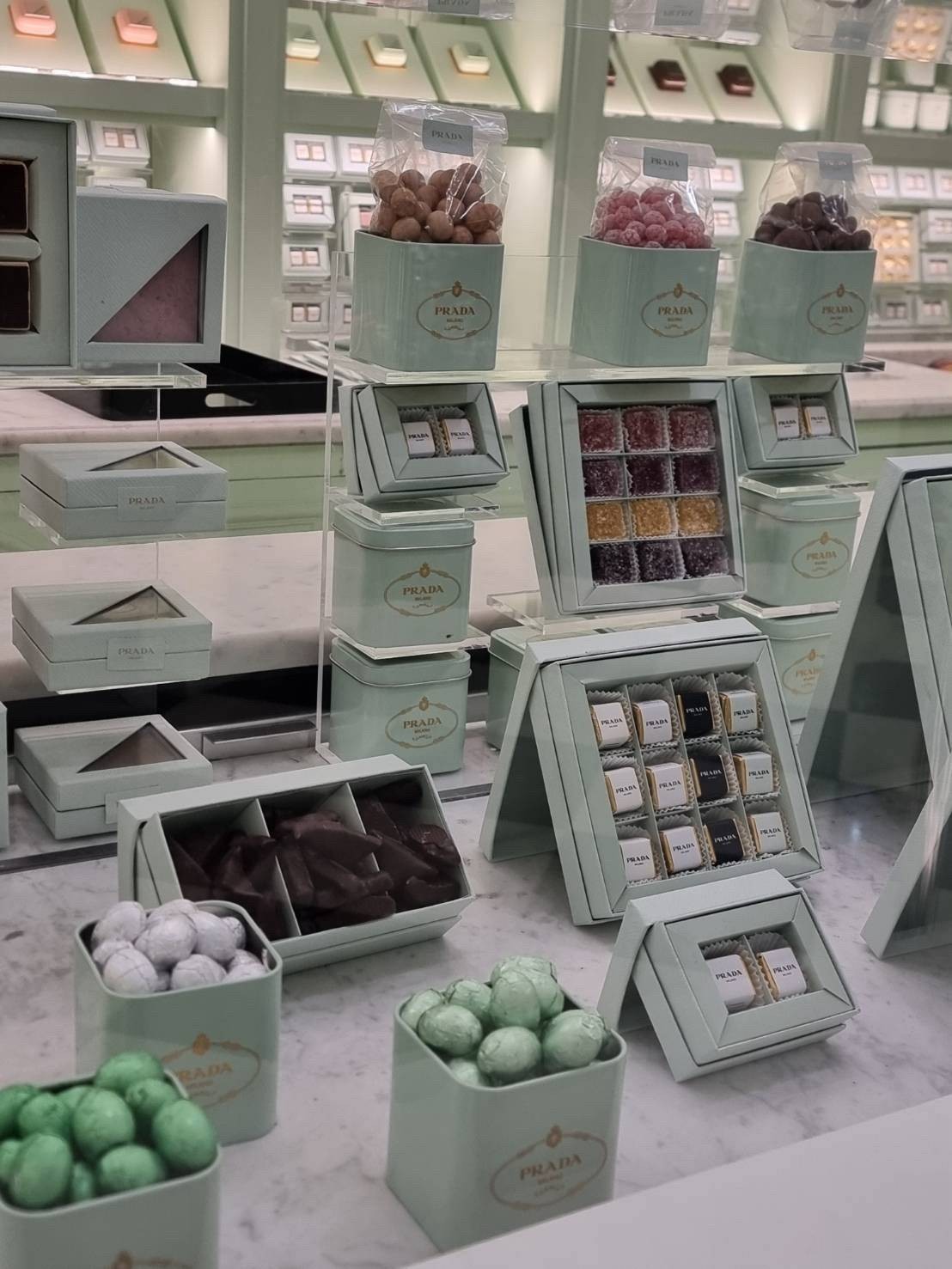 รีวิว Prada Caffè - Prada Cafe