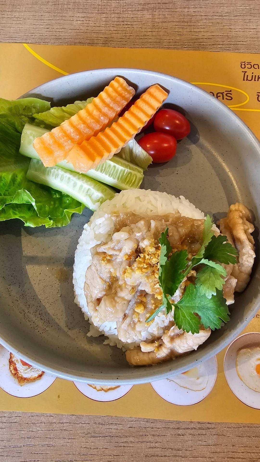 รูป Kinlenn Eatery & Play Ari