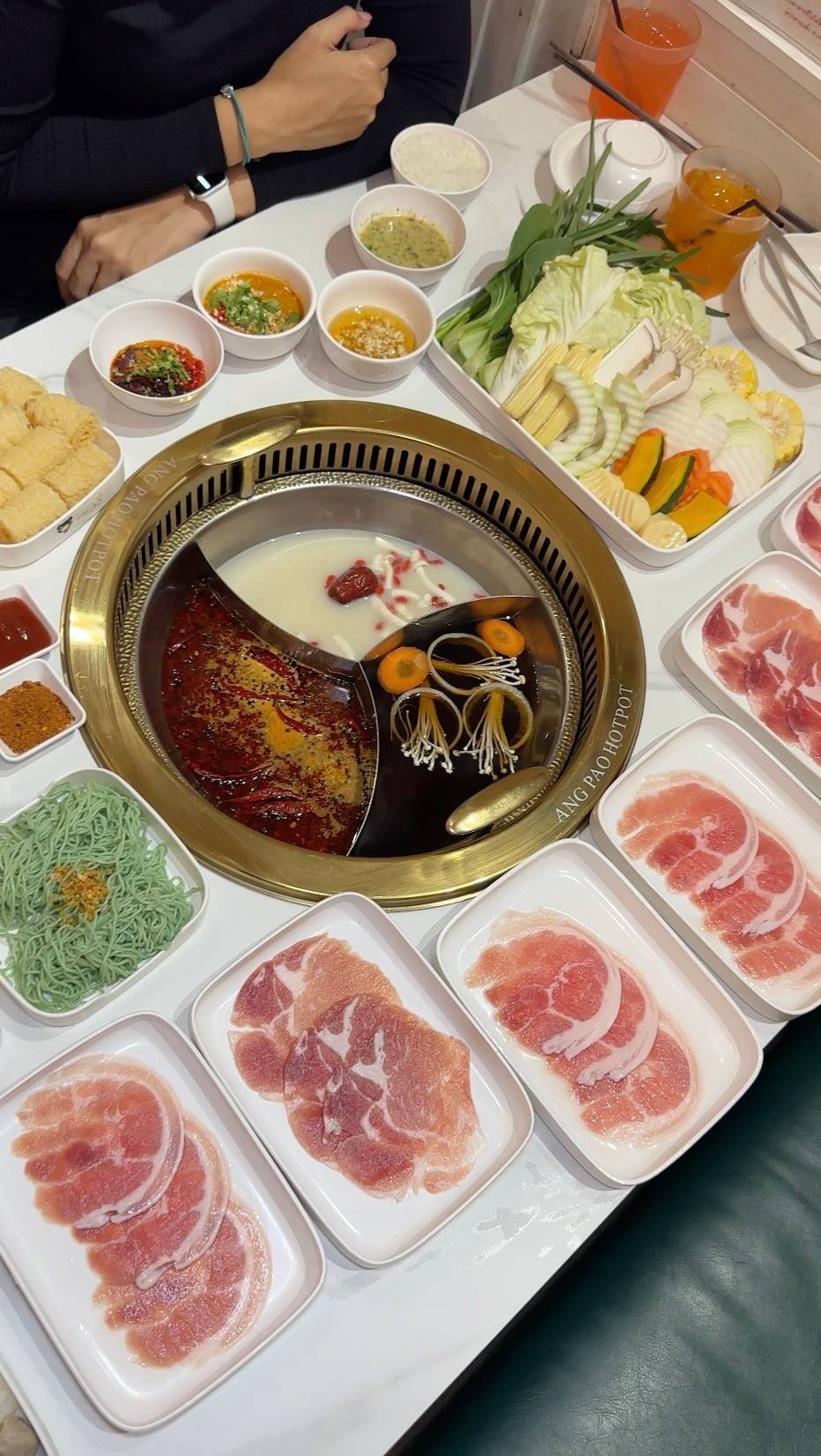 รีวิว Ang Pao Hot Pot - หม้อไฟอั่งเปาร้านบุฟเฟ่ต์หมาล่าที่คุ้มราคามากๆ