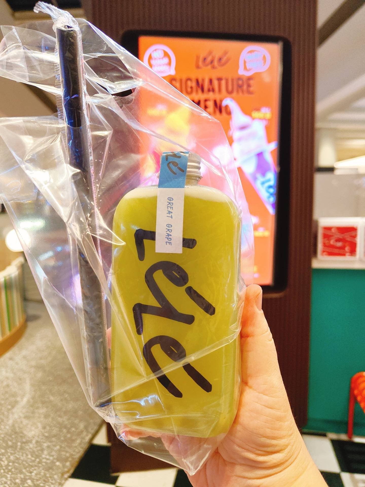 รีวิว Lele Juice Bar Central world - ในวันที่น้ำมังคุดสกัดเย็นหมด