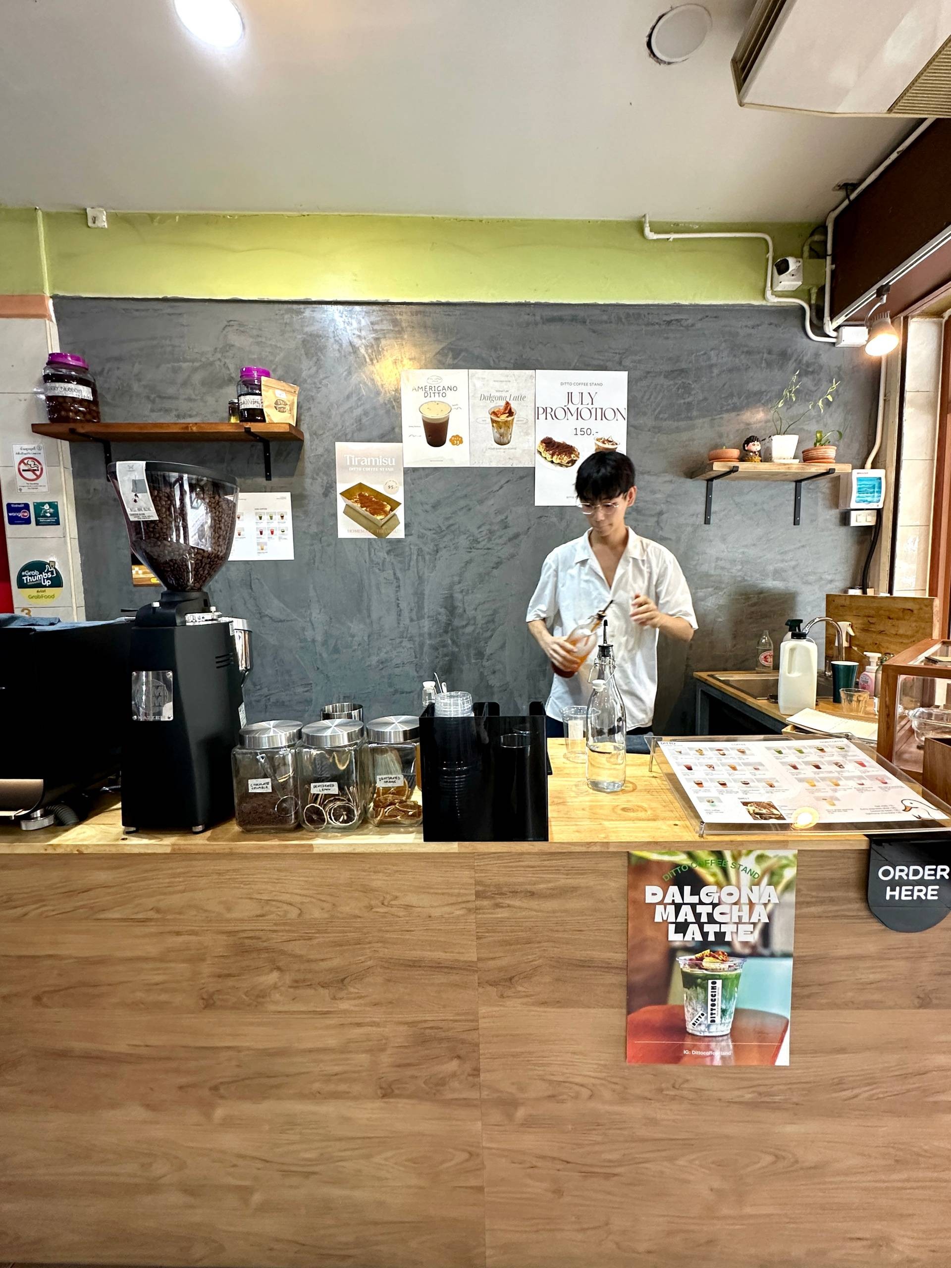 รีวิว Ditto Coffee Stand - ร้านกาแฟเล็กๆในบ๊วยโภชนา
