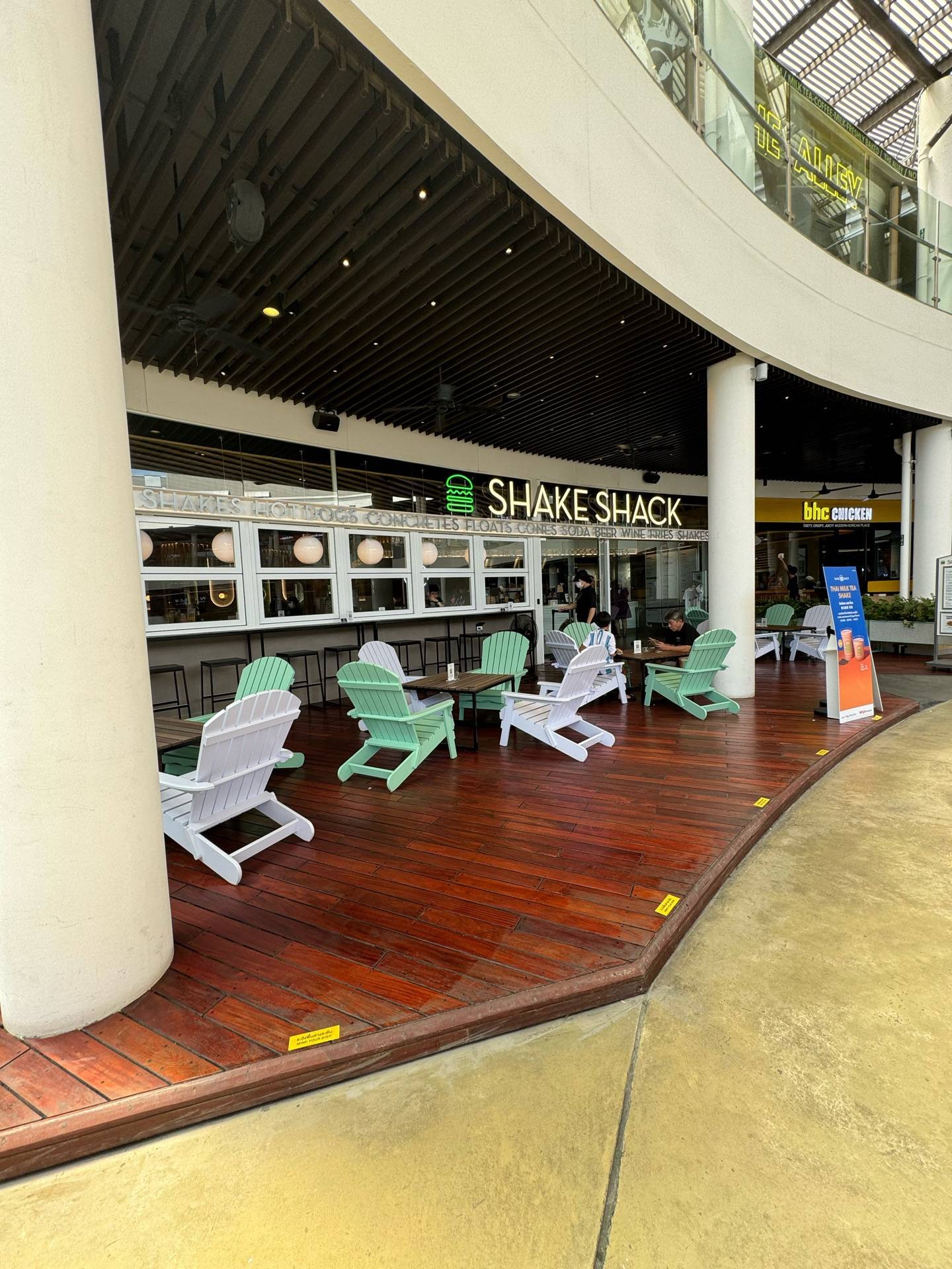 รีวิว Shake Shack Mega Bangna - เป็น Burger ที่ให้ความรู้สึก Premium ค่ะ 🤩