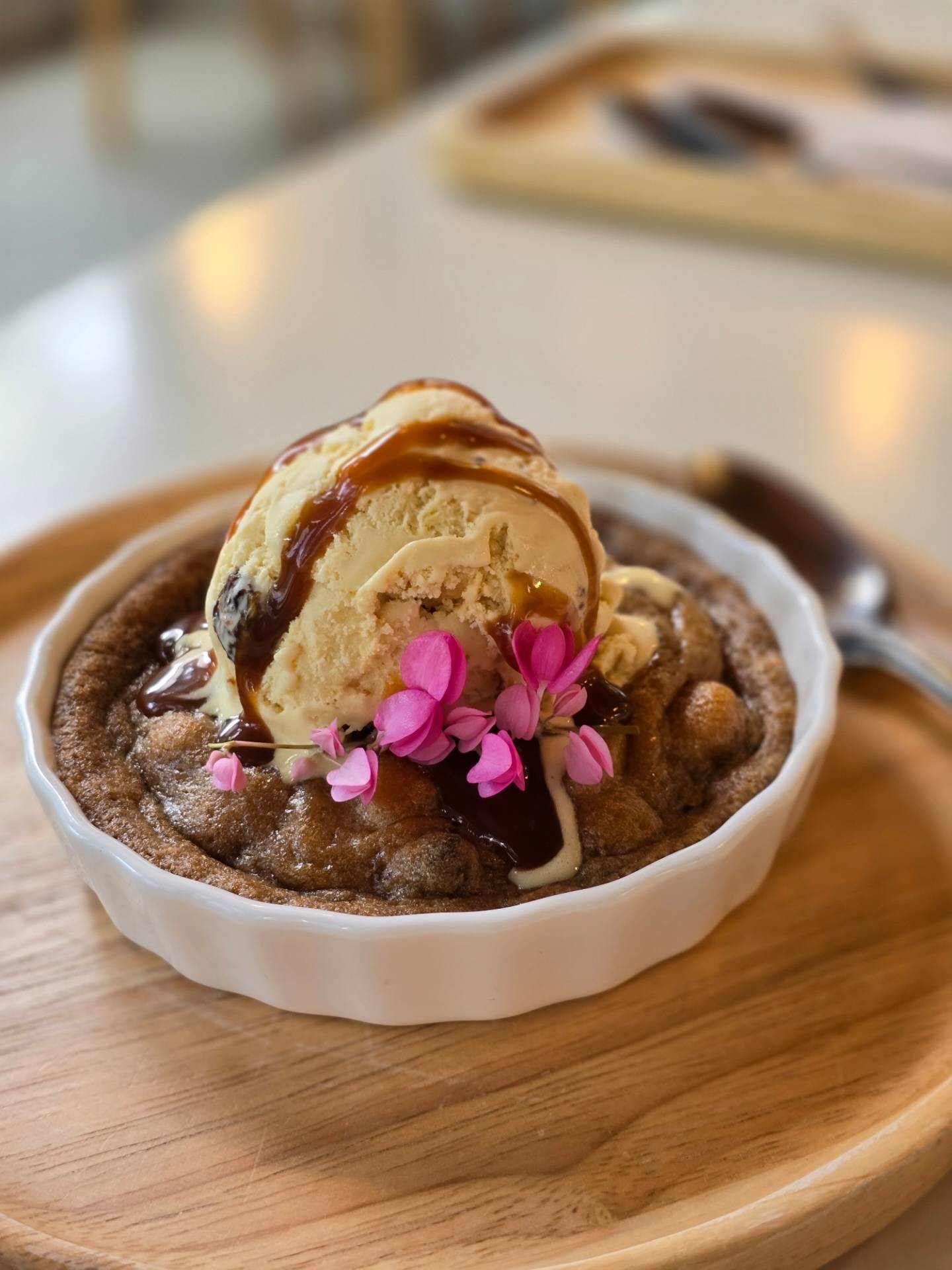 Soft Cookie with Ice Cream ร้าน The 66 Cottage The 66 Cottage