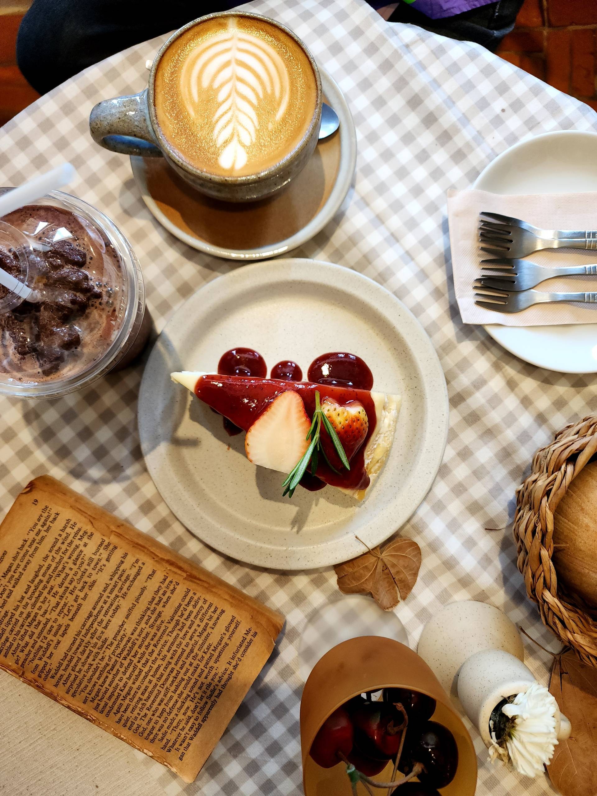 รีวิว Chinu Coffee - - Cafe เล็กๆ บรรยากาศดี เค้กอร่อย