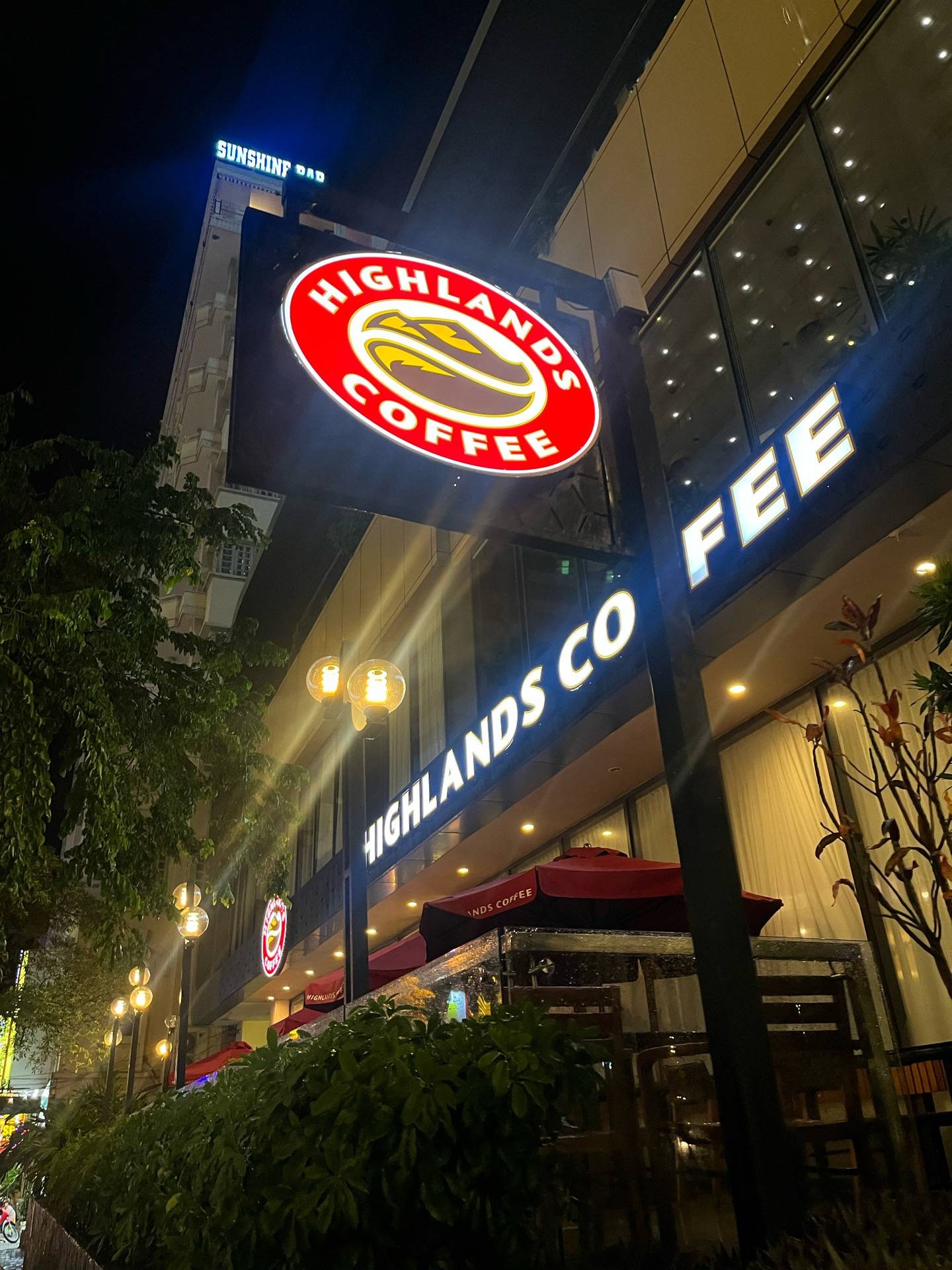 รีวิว Highlands Coffee - Highlands Coffee สาขา Nha Trang Beach