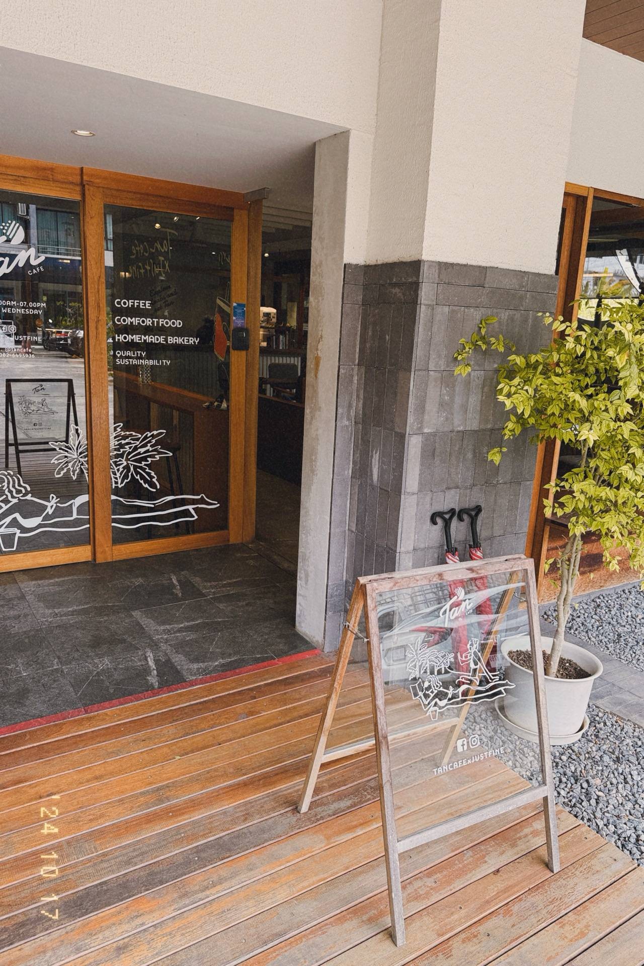 รีวิว TAN CAFE TAN Cafe x Just Fine - 非常喜欢温暖的CAFE ️🔥