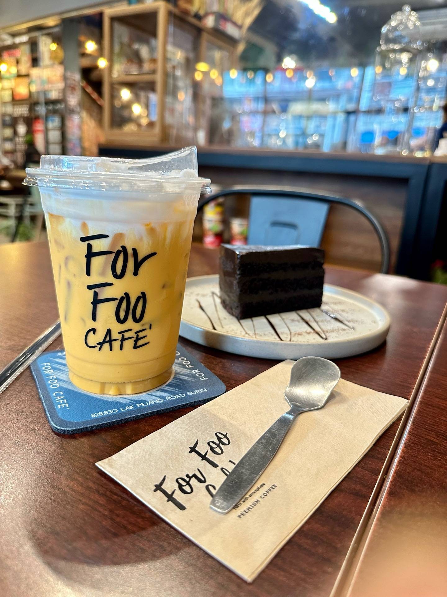 รีวิว For Foo Cafe' ฟอร์ฟู่คาเฟ่ ถนนหลักเมือง จังหวัดสุรินทร์ - ชาไทยอร่อย เค้กช็อคโกแลตก็อร่อย ...
