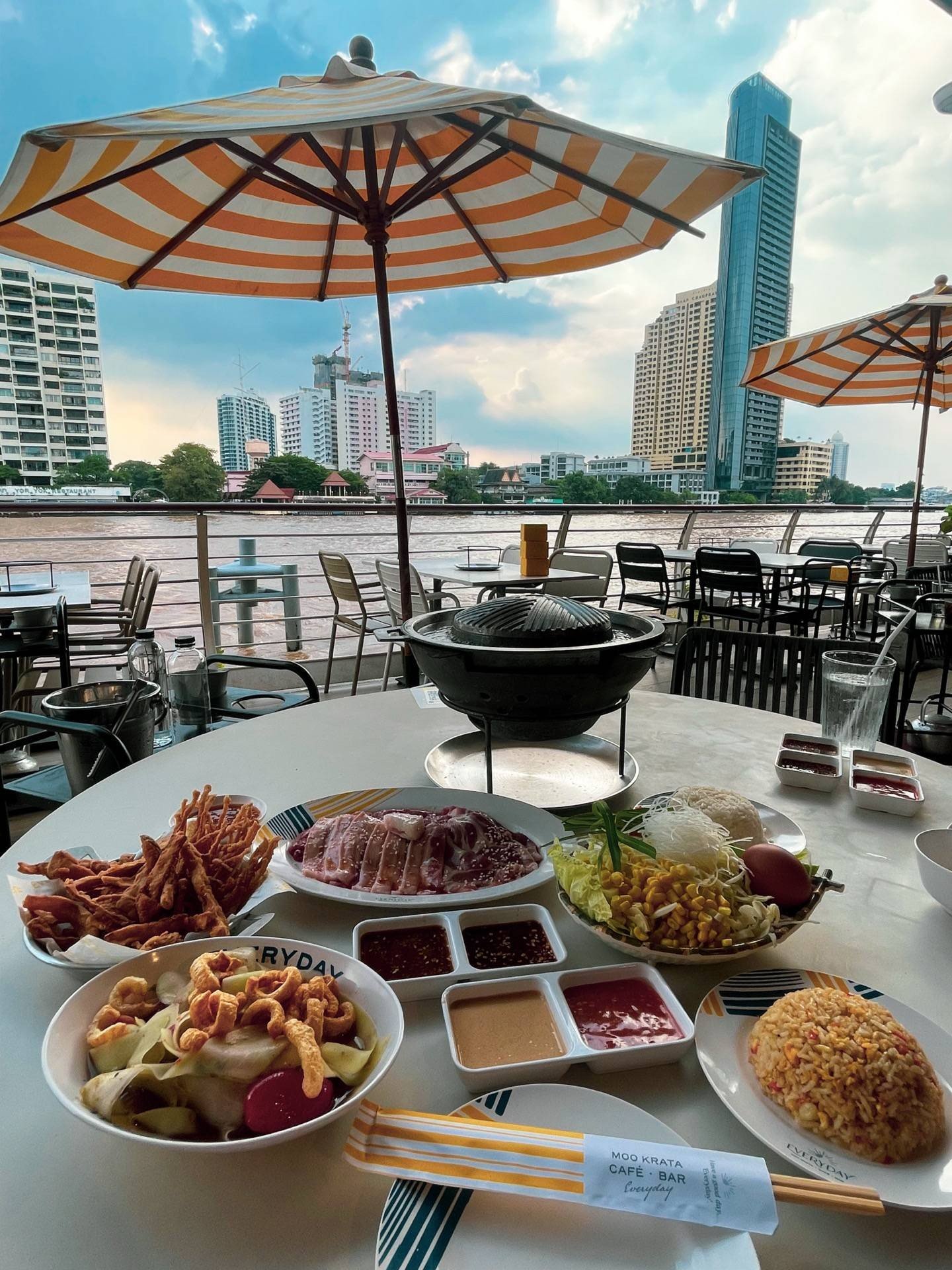 รูป Everyday mookrata & cafe Riverside