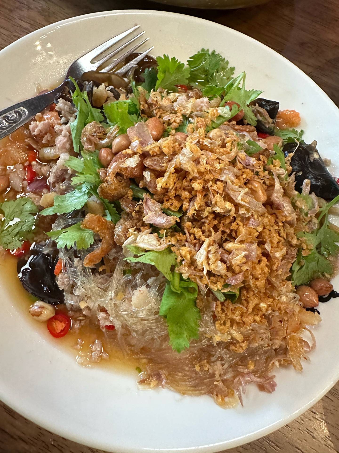 ยำวุ้นเส้นโบราณหมูสับกุ้งแห้ง ร้าน Phed Phed LHAY ซอยสายลม 1