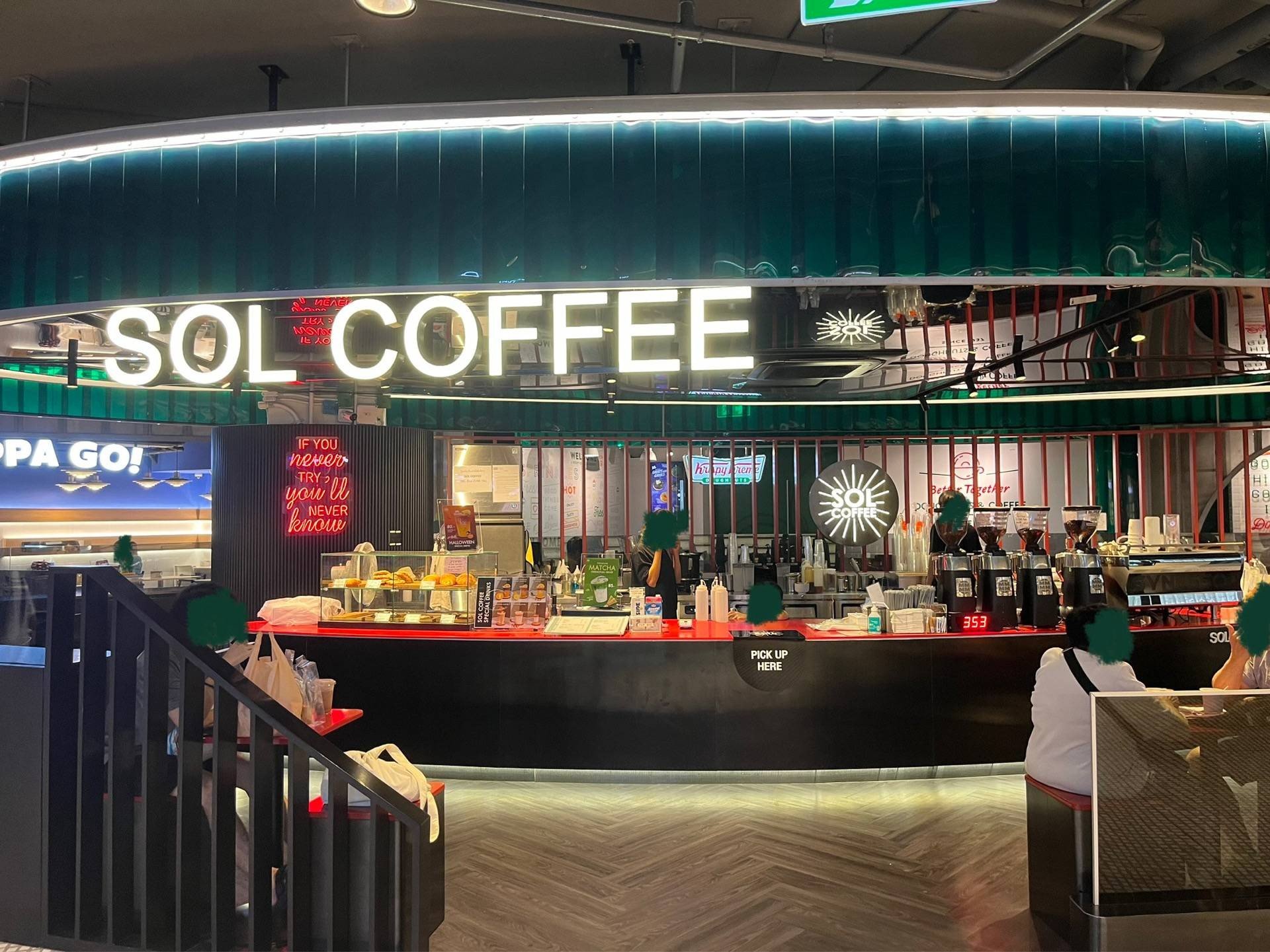 รีวิว SOL สีลมเอจ - SOL COFFEE ☕️🍵🍪 คาเฟ่ที่ขนมและเครื่องดื่มดี คนนั่ง ...