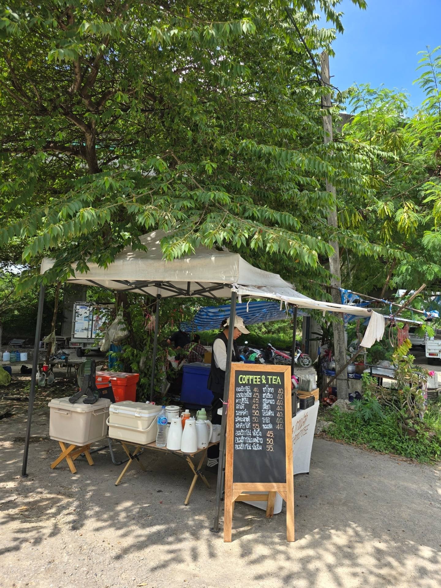 รีวิว BEE HOUSE COFFEE - แวะทาน มัทฉะลาเต้ ใต้ทางด่วน 🍵