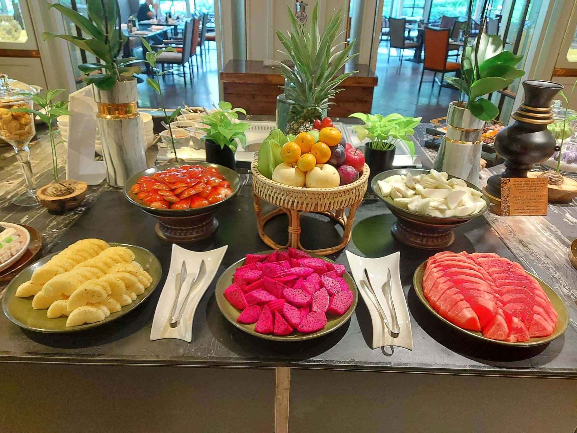 รูป Rain Tree Cafe The Athenee Hotel, Bangkok