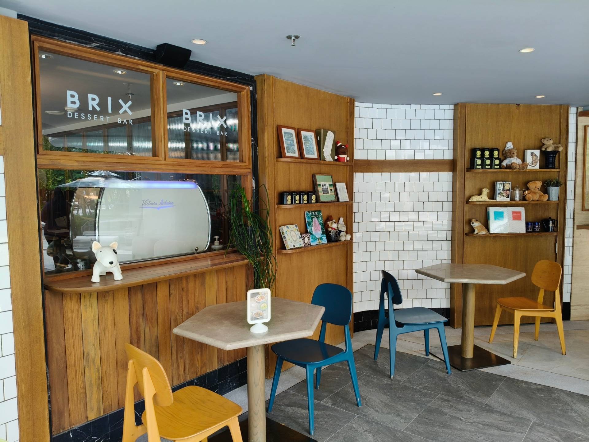 รีวิว BRIX Dessert Bar The salil Journey Riverside - คาเฟ่น่านั่ง ...