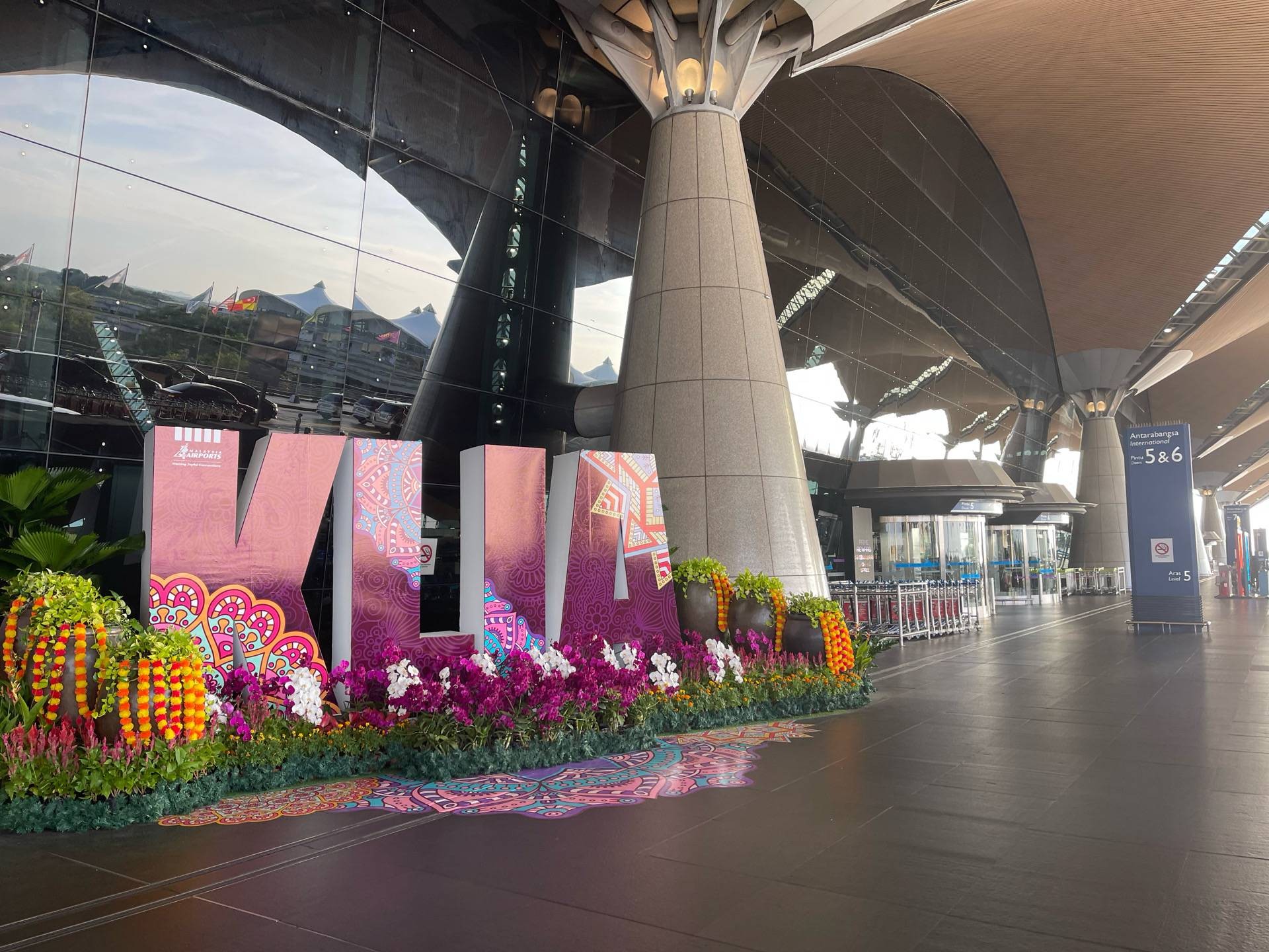 KLIA 1 - รีวิวสถานที่ท่องเที่ยว
