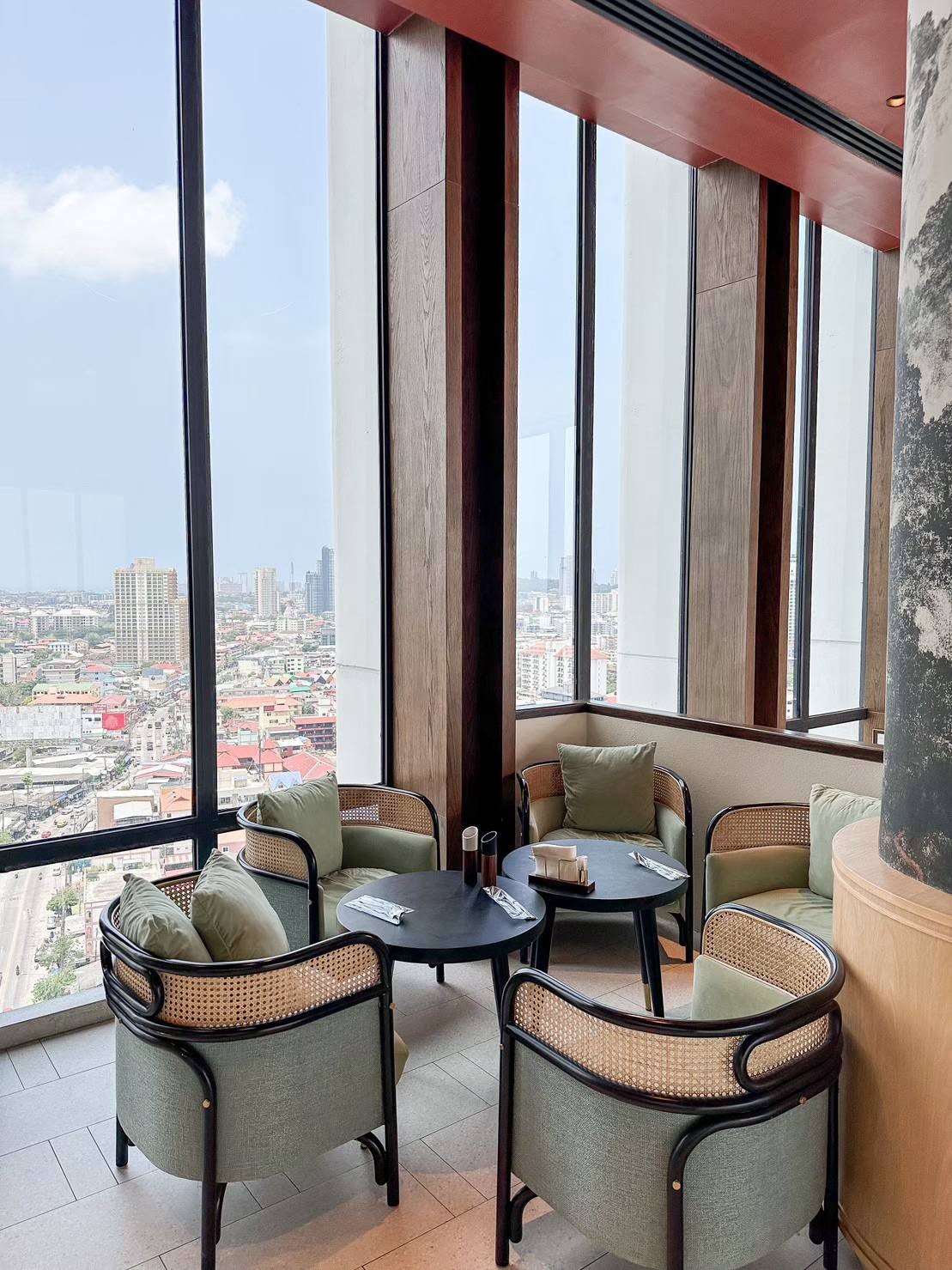 รูป Fundamental Specialty Coffee And Eatery Arbour Hotel and Residence ...