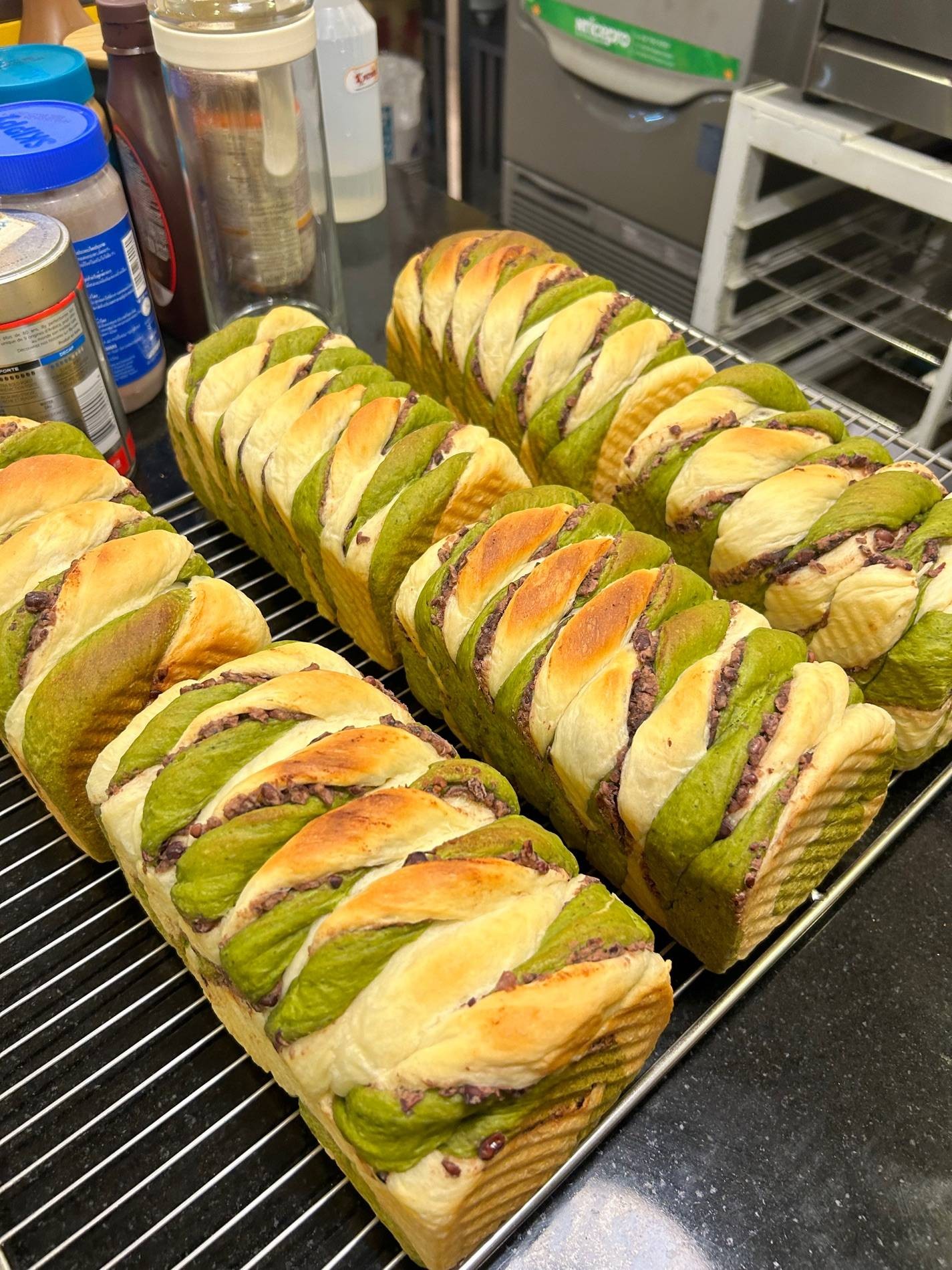 รูป Black Bear Bakery เบเกอรี่หมีดำ ขนมปังสูตรแชมป์โลก สุขุมวิท 101