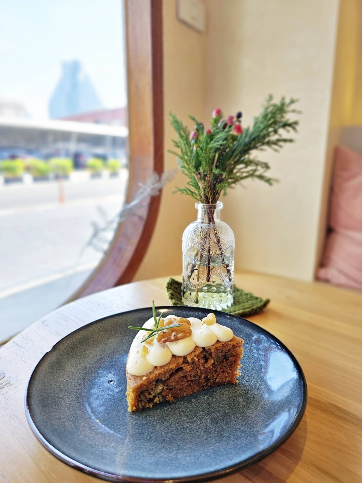 รีวิว Sun-kissed Bakeshop Block 28x - คาเฟ่สไตล์มินิมอลกับเบเกอรี่โฮมเมดหลากเมนูที่ block28