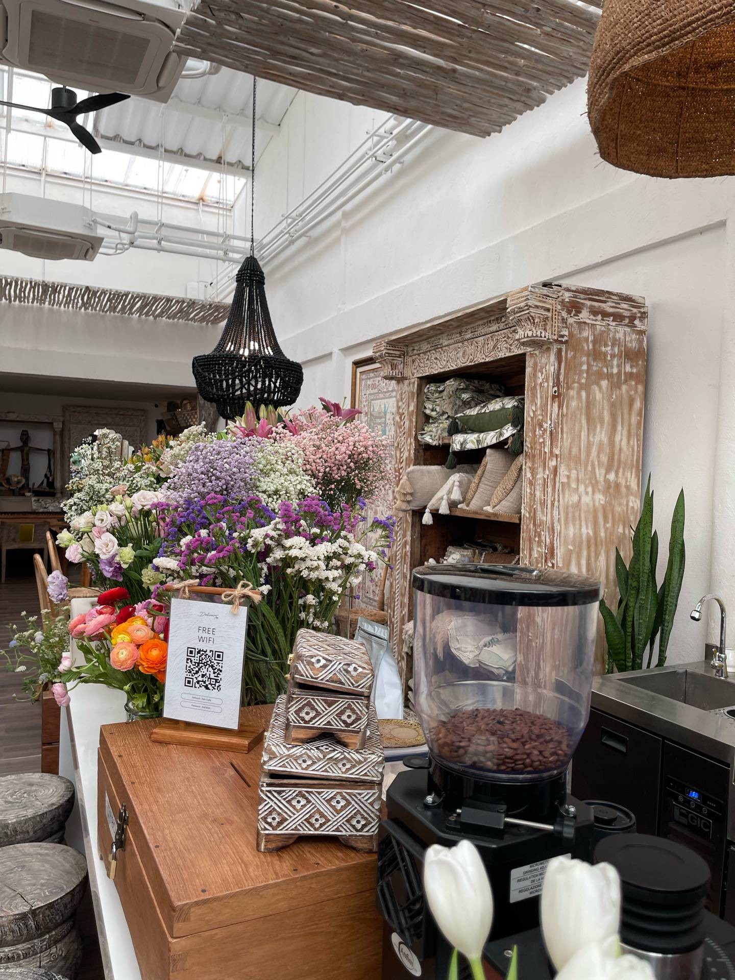รีวิว Delicacy Khaolak - Delicacy Café ร้านเบเกอรี่แสนเก๋ที่เขาหลัก