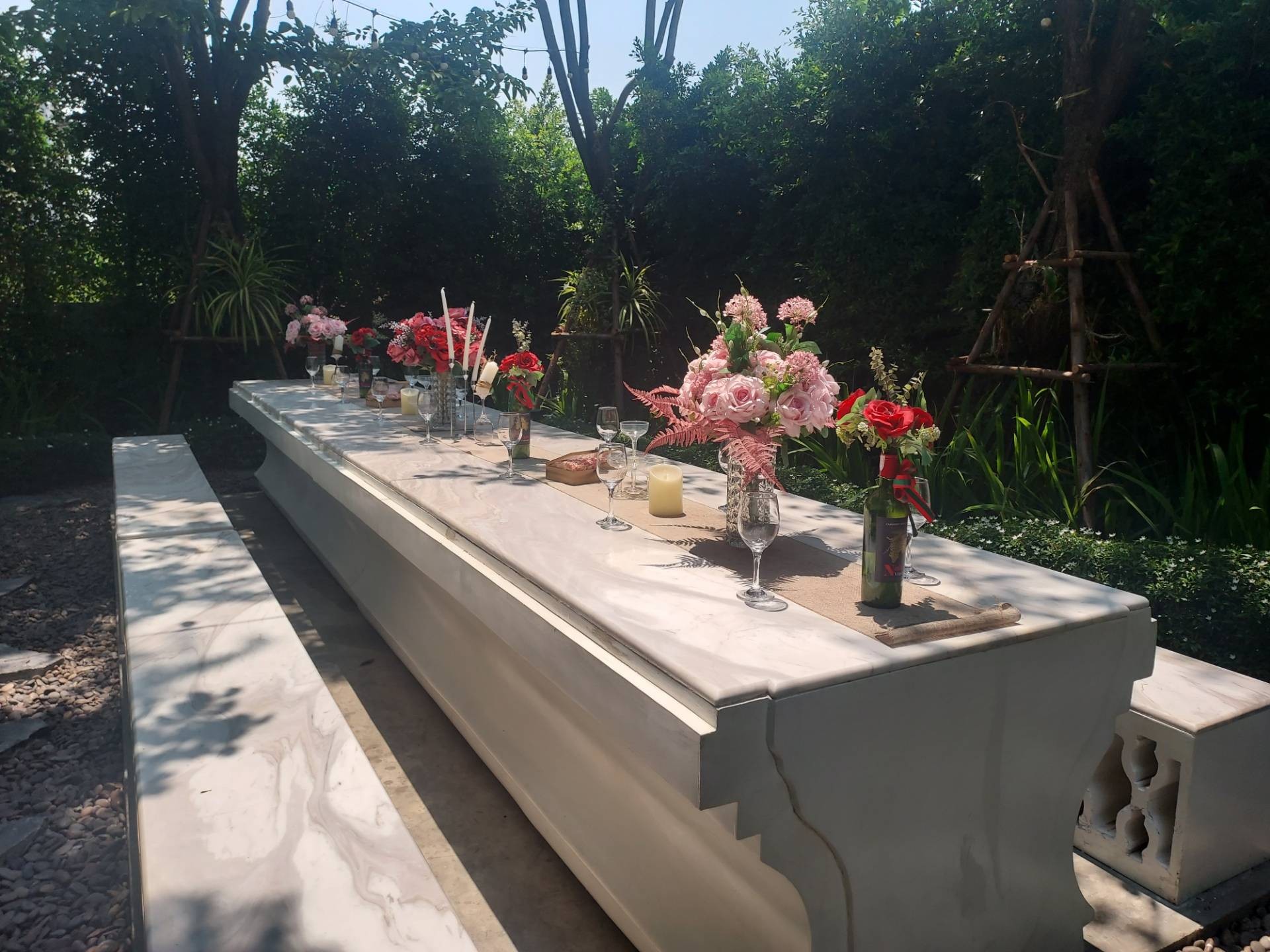 รูป Whiteline Cafe & Restaurant HQ