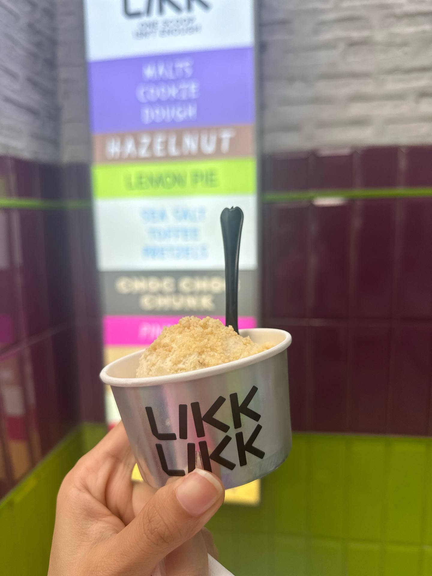 รีวิว Likk Likk Thonglor13 - ก็ไอติม รสชาติกลาง ไม่แย่ และก็ไม่ได้ดี ...