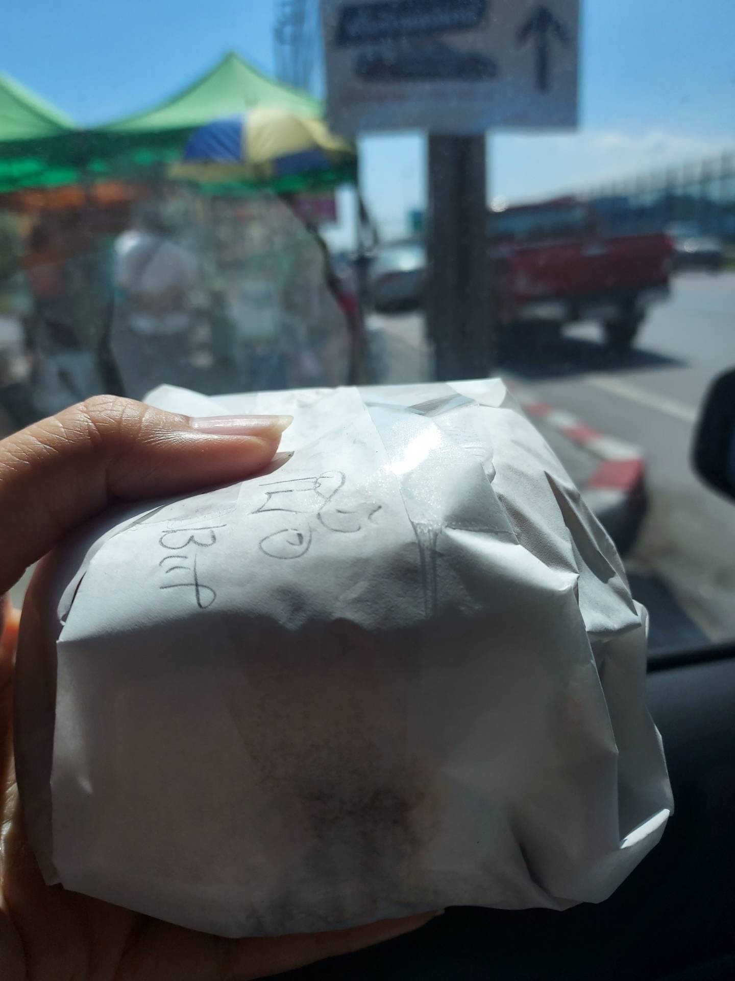 รูป Captains Corner Burgers and Kebabs 7/11 หน้าหมู่บ้านมัณฑนา