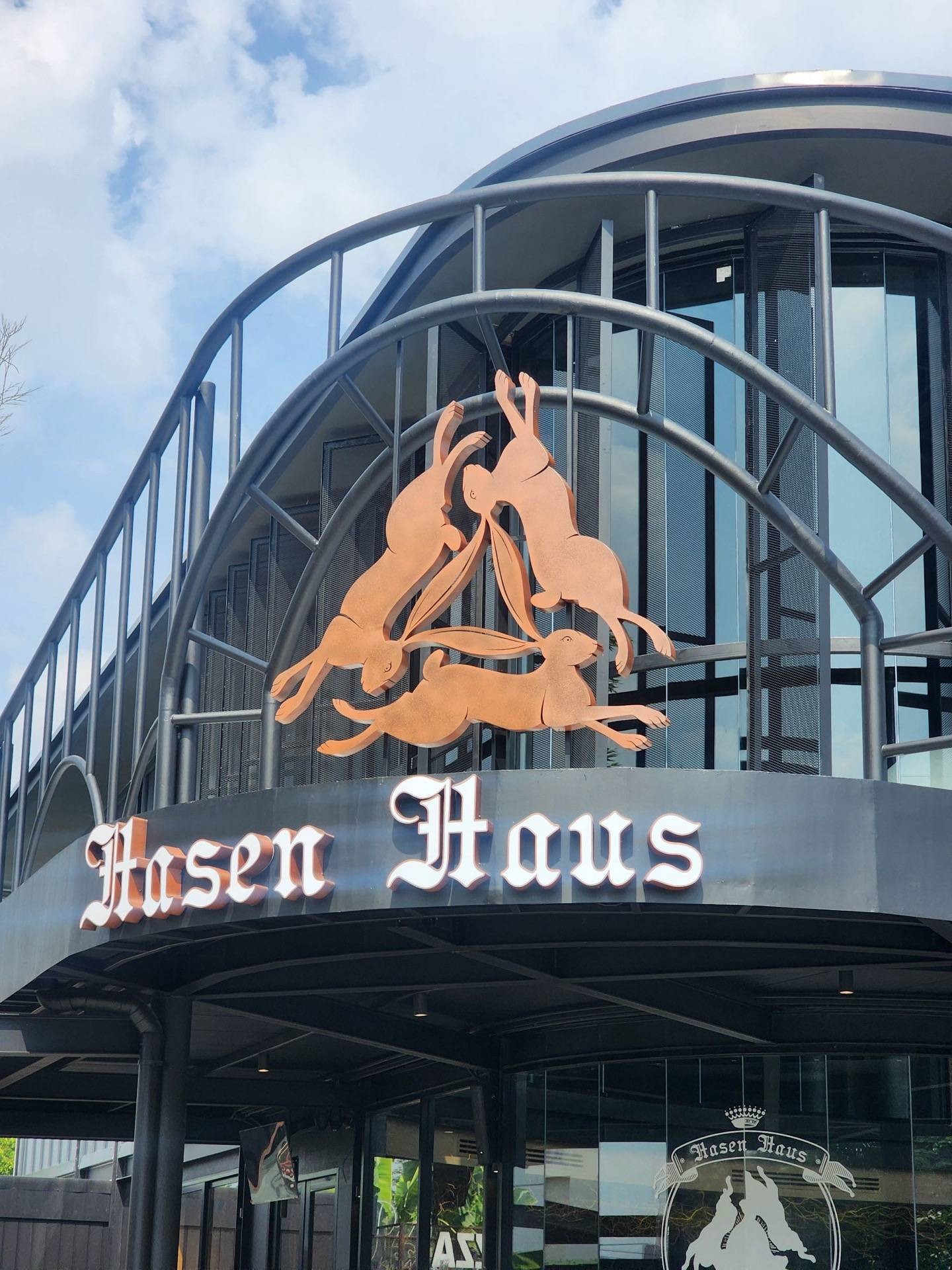 รีวิว Hasen Haus - เบียร์ดี พิซซ่าเด็ด