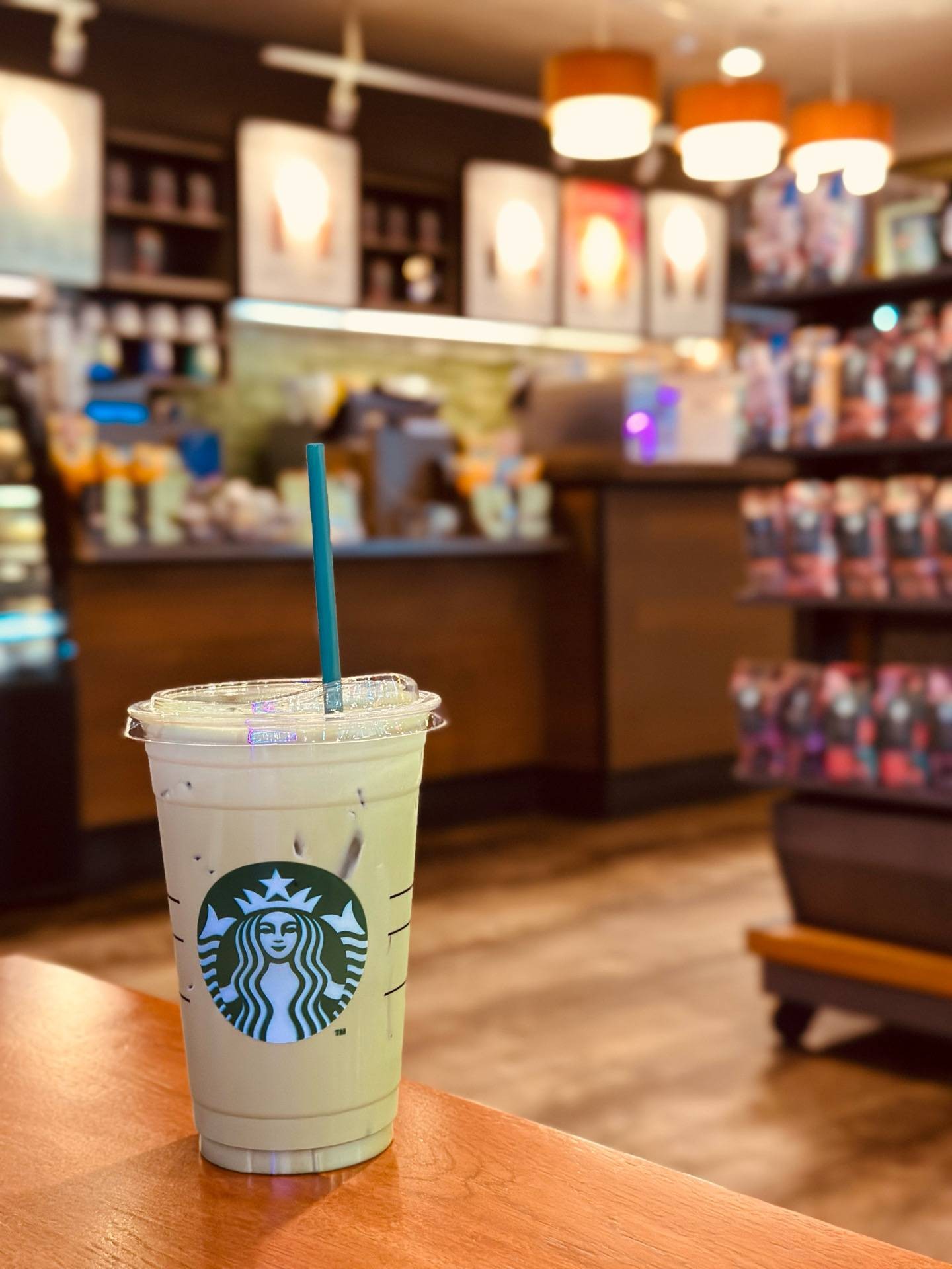 รีวิว Starbucks Sermthai Complex - สาขานี้ ใน เสริมไทยคอมเพล็กซ์ มหาสารคาม