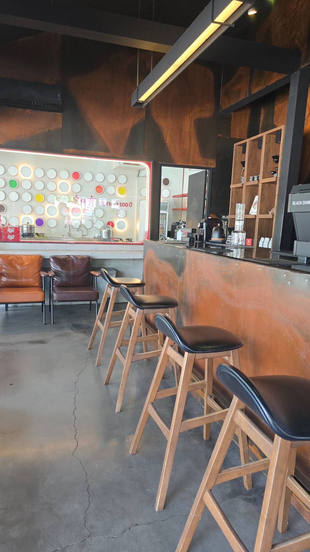 รีวิว Black Diamond Cafe - ร้านสวยดี มีเมล็ดกาแฟหลายแบบ ไม่มีขนมแต่มี ...