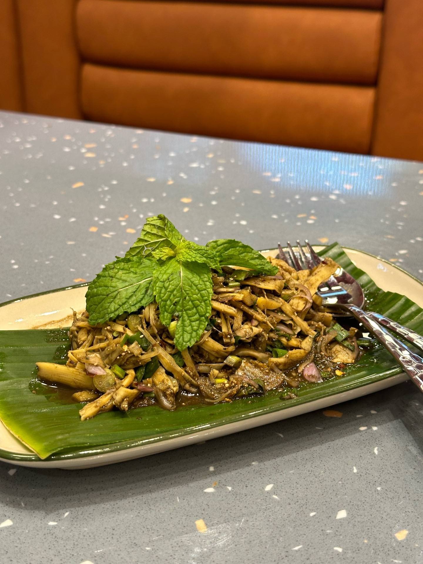 ตำหน่อไม้น้ำปู๋ ร้าน Zaab Eli (แซ่บอีลี่) One Bangkok ชั้น B1