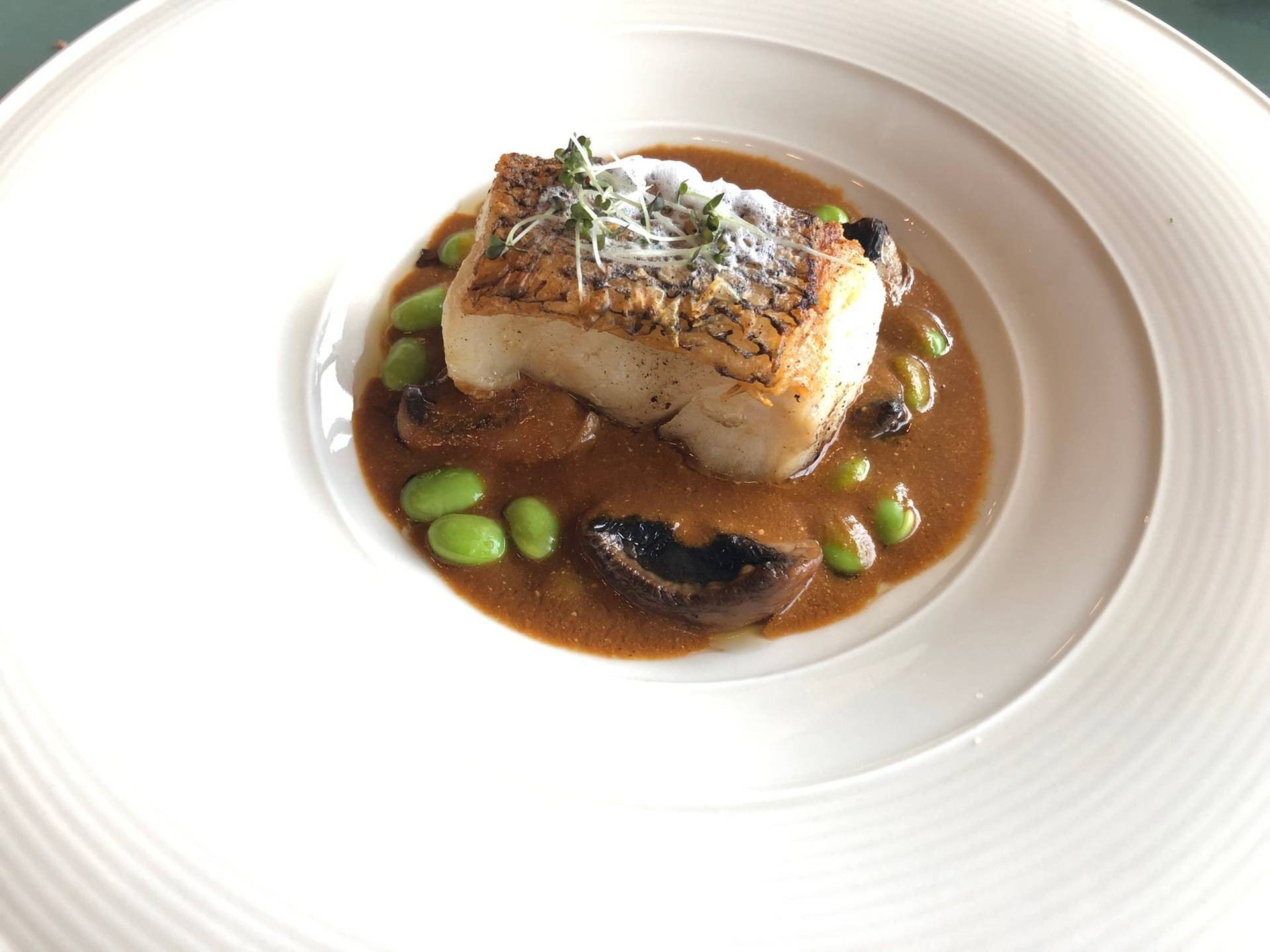 Pan Seared Snow Fish with Lobster Sauce ร้าน Vantage Point ศูนย์การ ...