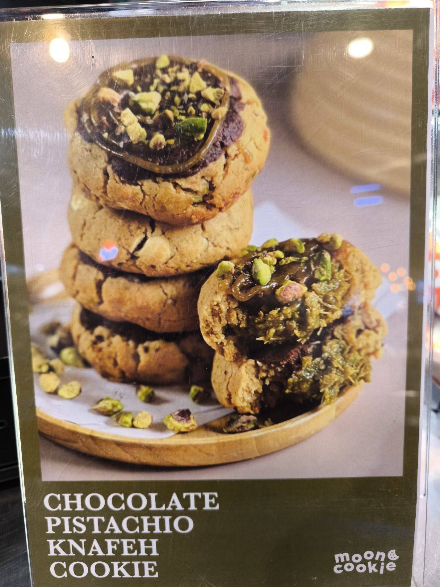 Moon Cookie Central Phuket - สั่งอาหารเดลิเวอรี | Wongnai x LINE MAN