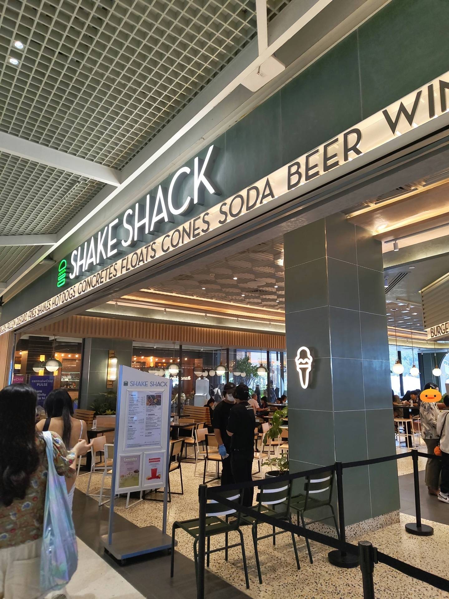 รีวิว Shake Shack CentralWorld - ไม่น่าลองสั่งเมนูแปลกๆ เลย