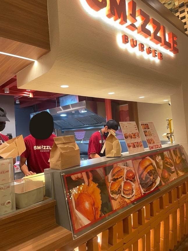 รีวิว Smizzle Burger Central Embassy - Smizzle Burger Embassy