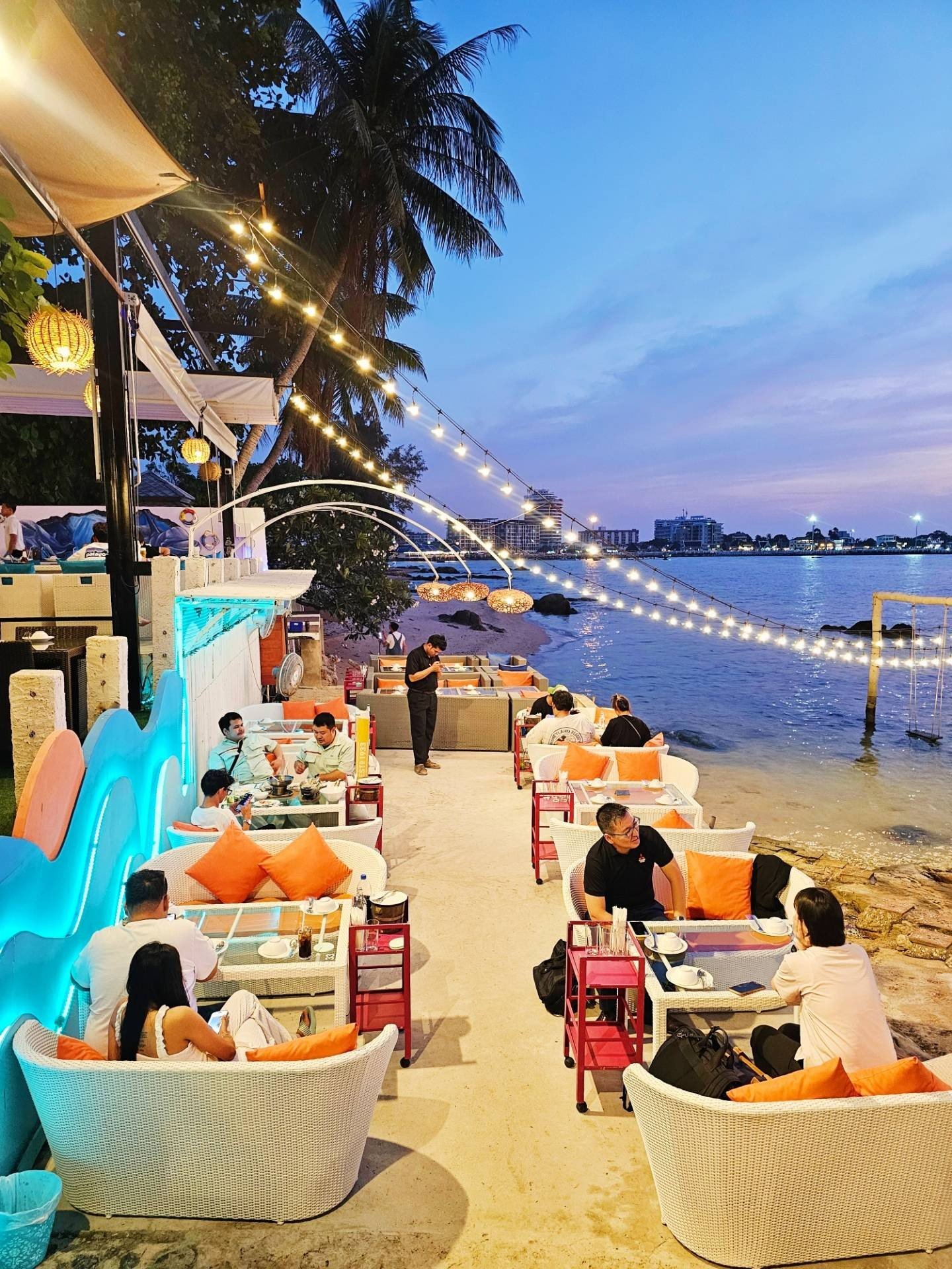 รูป BlueFin Beach Bar & Restaurant