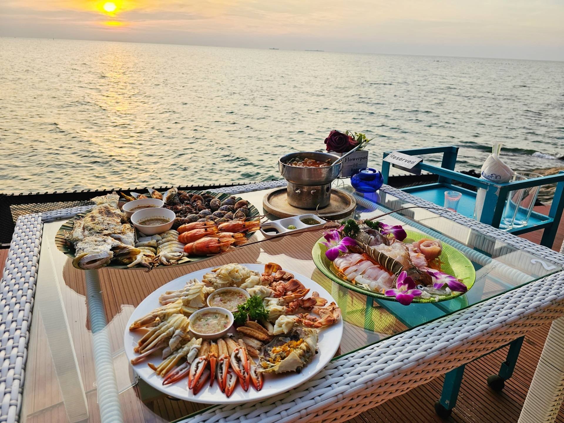 รูป BlueFin Beach Bar & Restaurant