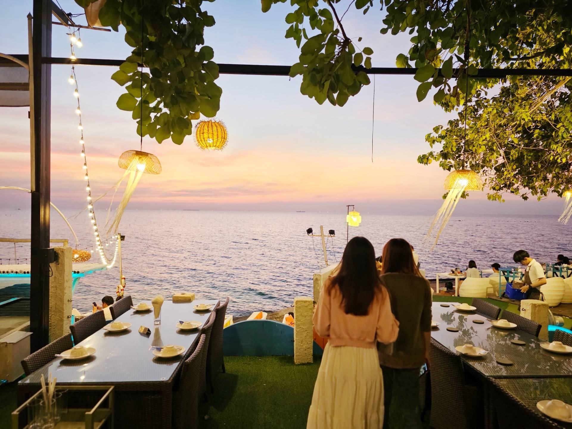 รูป BlueFin Beach Bar & Restaurant