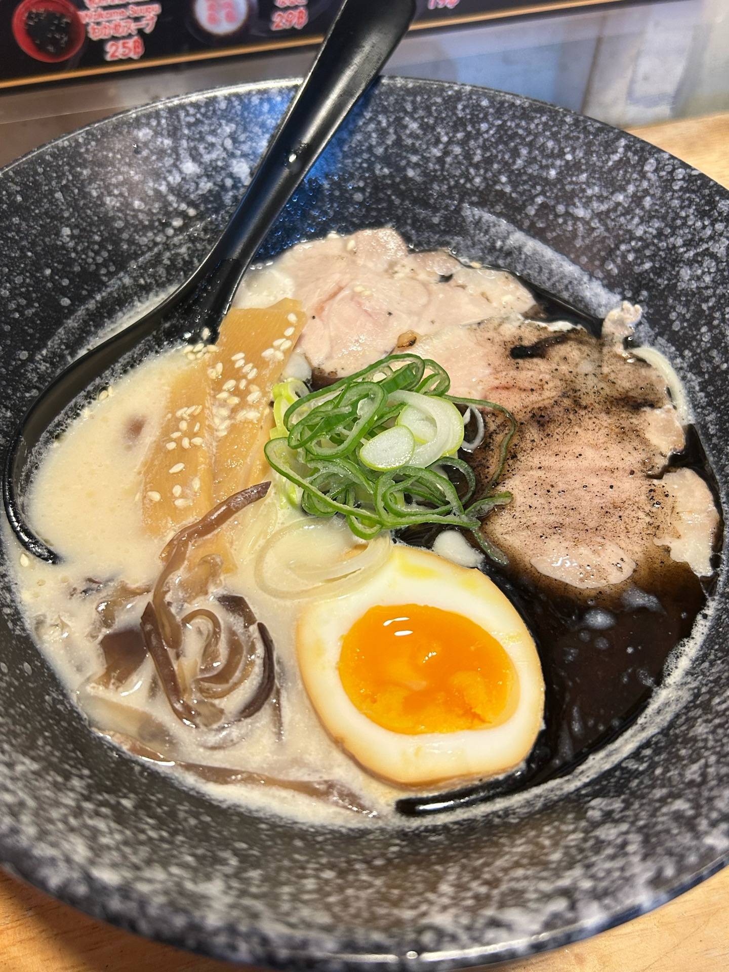 รีวิว คานุมิ ราเมน ตลาดเฟิร์สวัน ตลาดพลู - ร้านตกแต่งได้ดึงดูดมากๆ ...