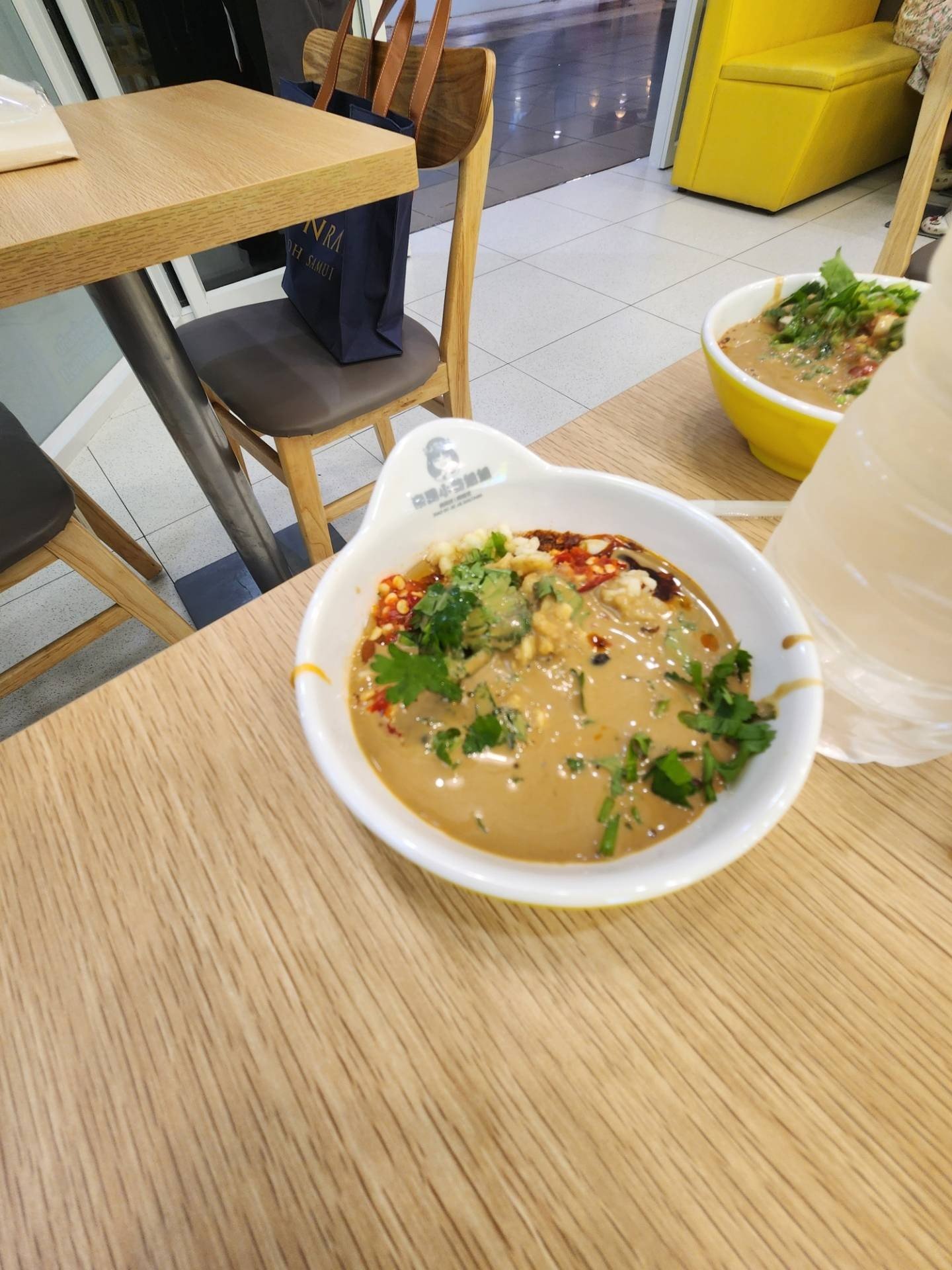 รูป เสียวกู๋ หมาล่า ปั้น (Xiao Gu Jie Jie Malatang)