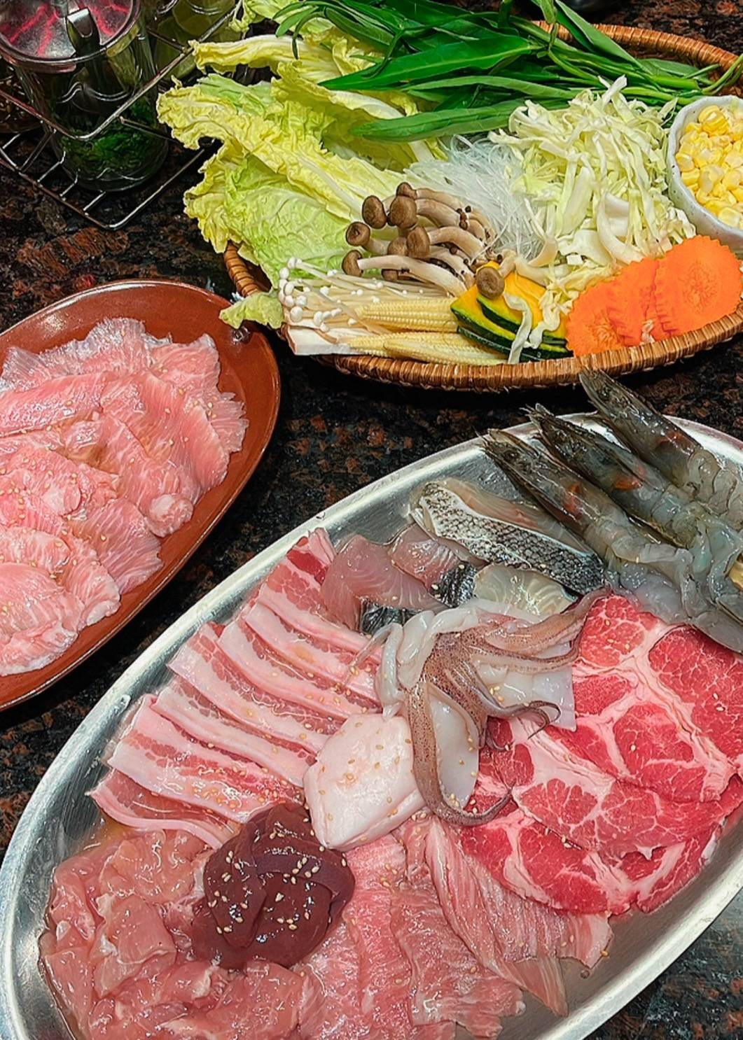 รูป Chin Bo Dang - ชิ้น โบ แดง The Emquartier