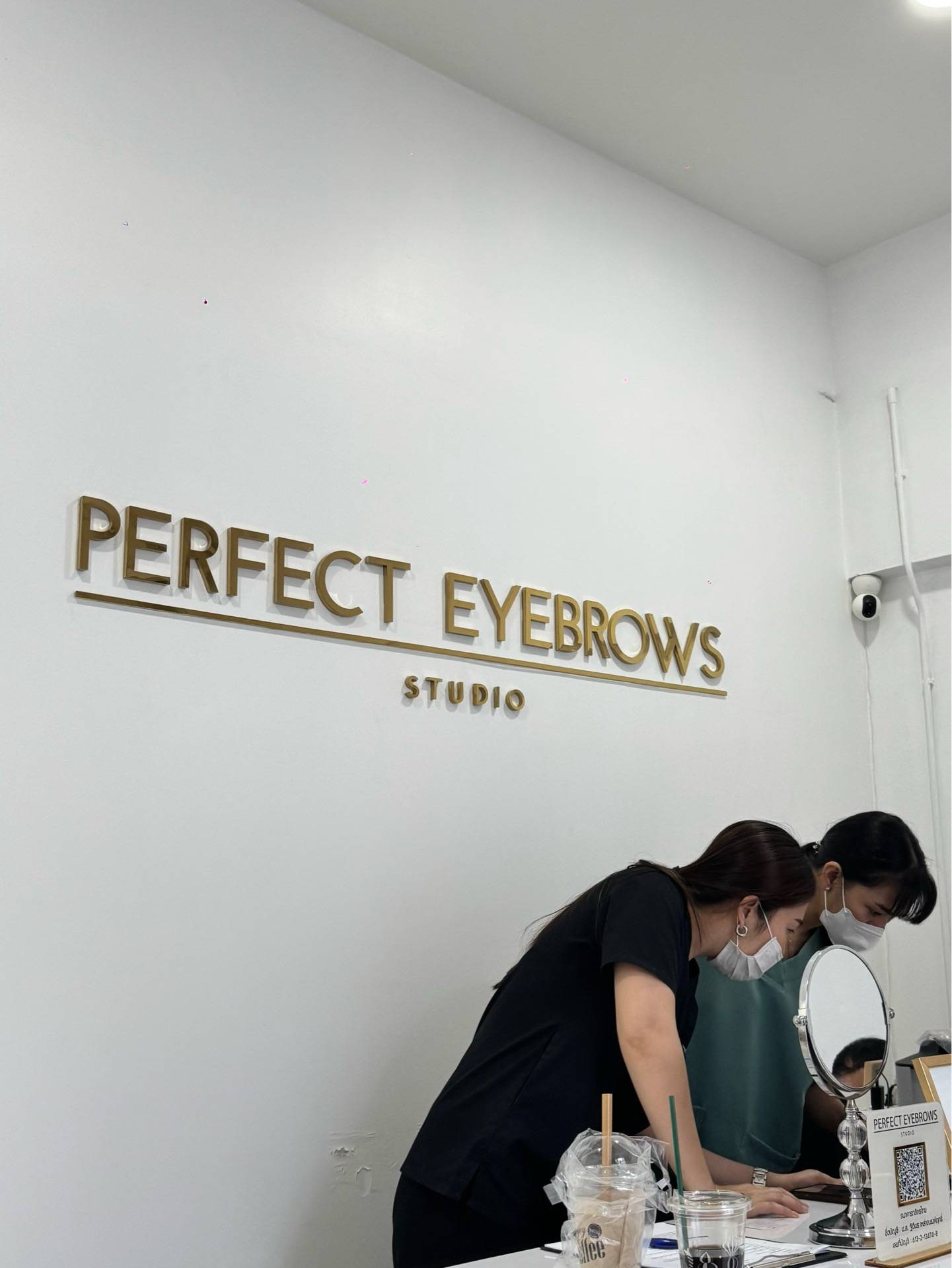 รีวิว Perfect Eyebrows Studio - สักคิ้วครั้งแรกกับครูกิ๊ฟ เลือกแบบ microblanding premium ครู ...