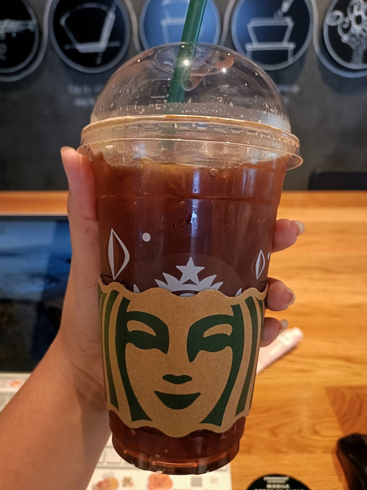 รีวิว Starbucks CW Tower - สาขานี้คนน้อย ที่นั่งเยอะดี เหมาะกับทำงาน 💤