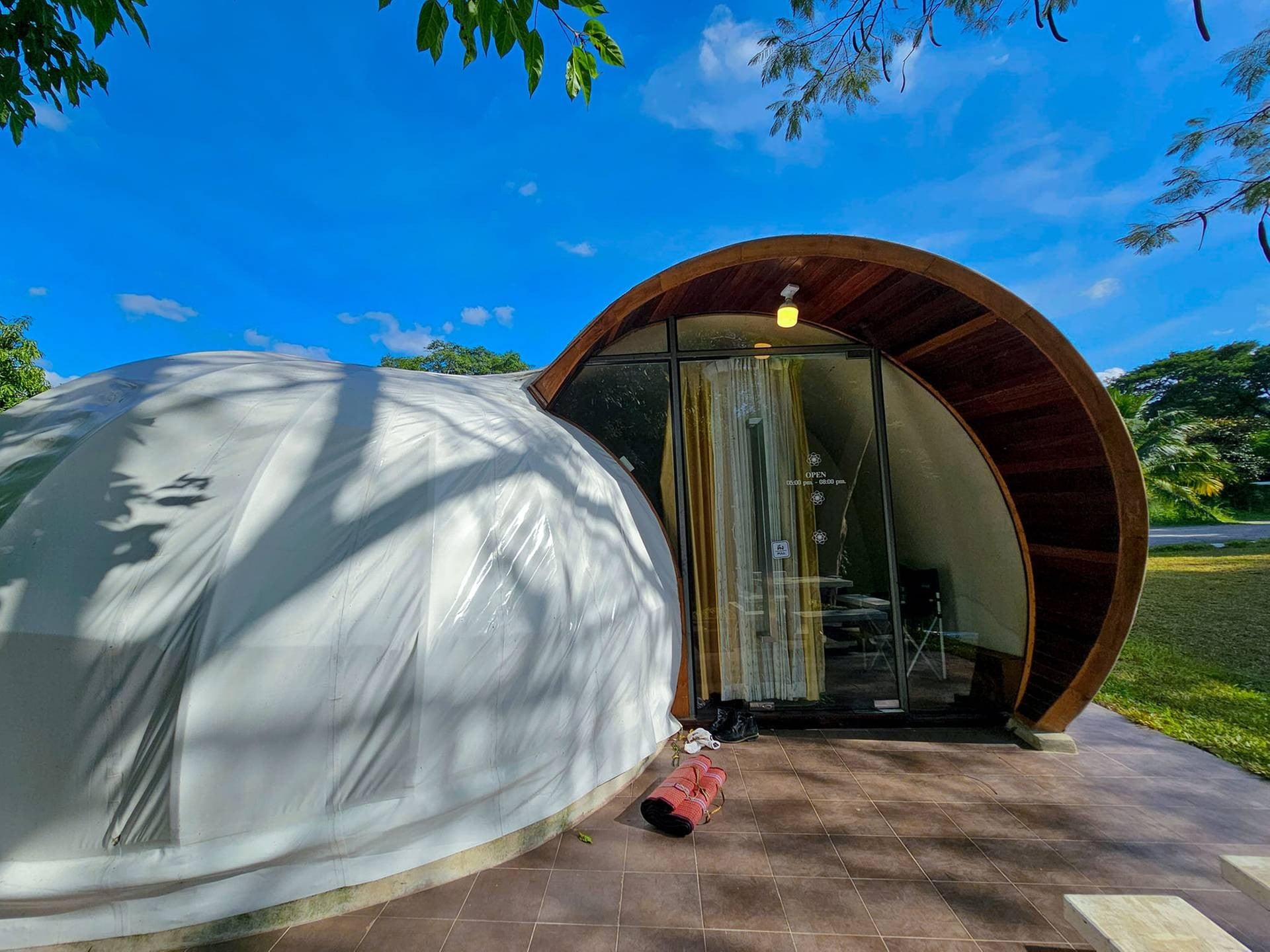 รีวิว Jeab Camp Muaklek - ลานกางเต้นท์กว้าง มีน้ำอุ่น สะอาด ติดริมน้ำ ...
