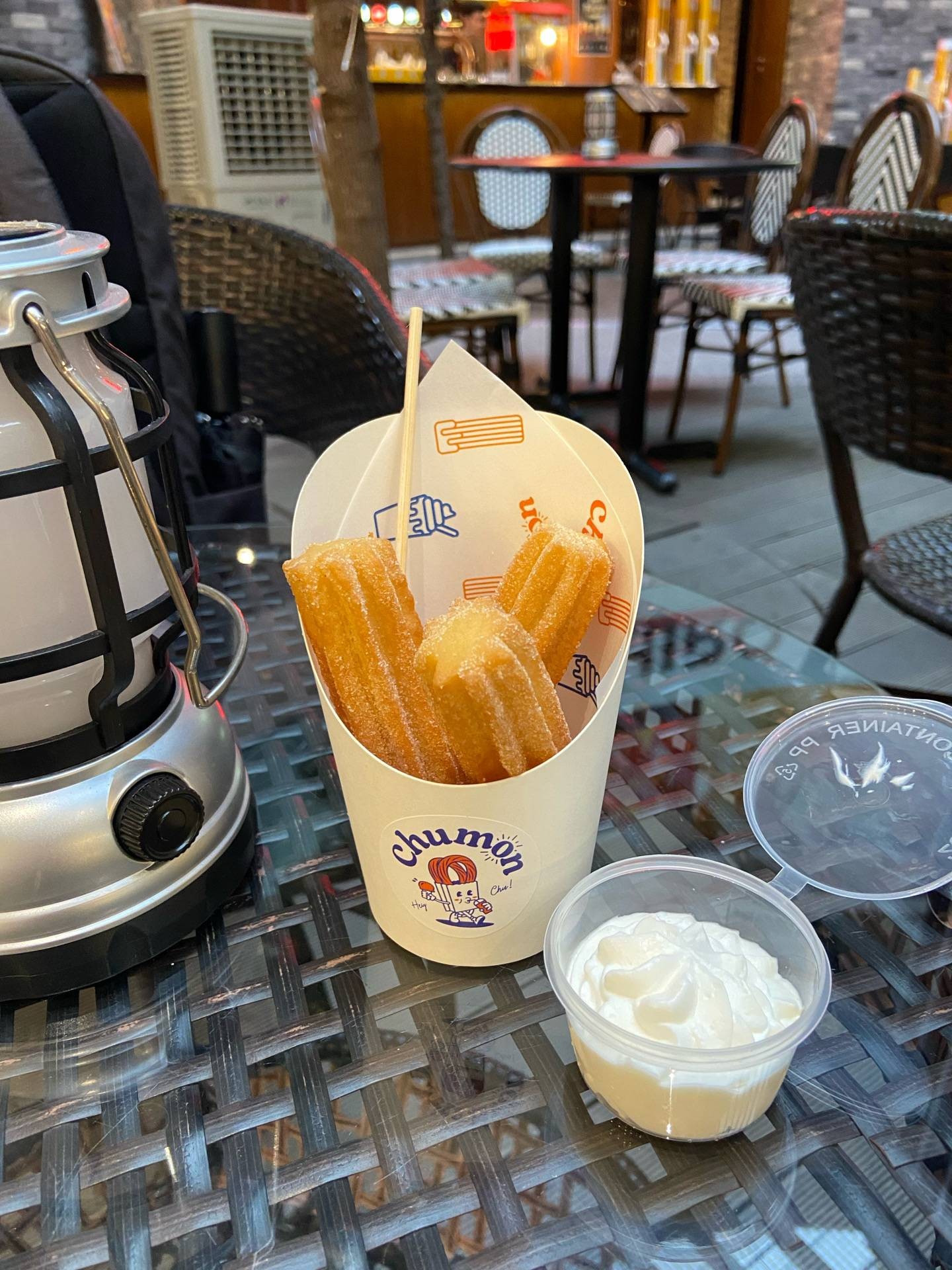รีวิว Chumon.Churros&Shakes - Churros w. Sour cream sauce