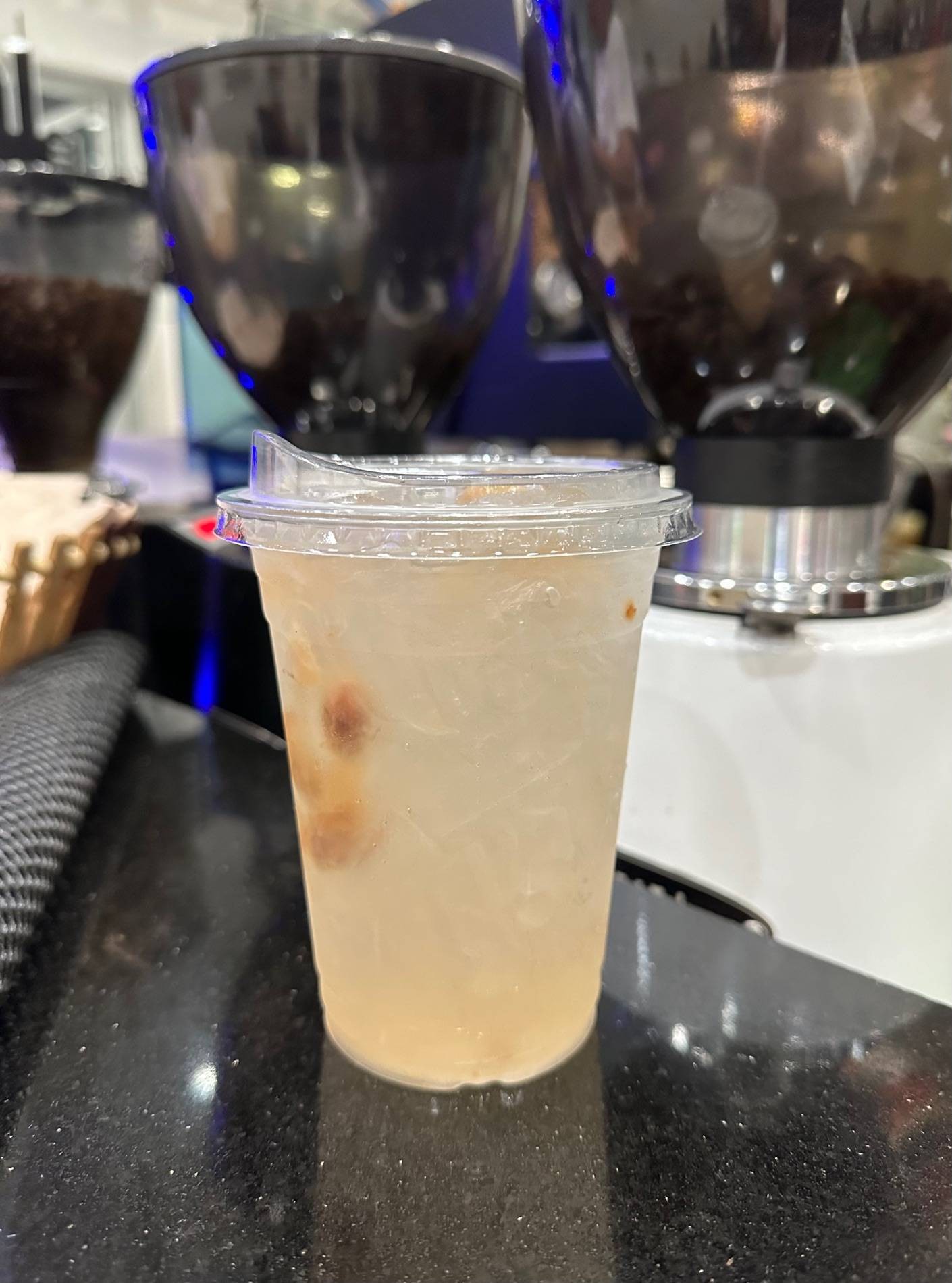 ร้าน The rock coffee ตึกศาลปกครองสูงสุด แจ้งวัฒนะ | รีวิวร้านอาหาร