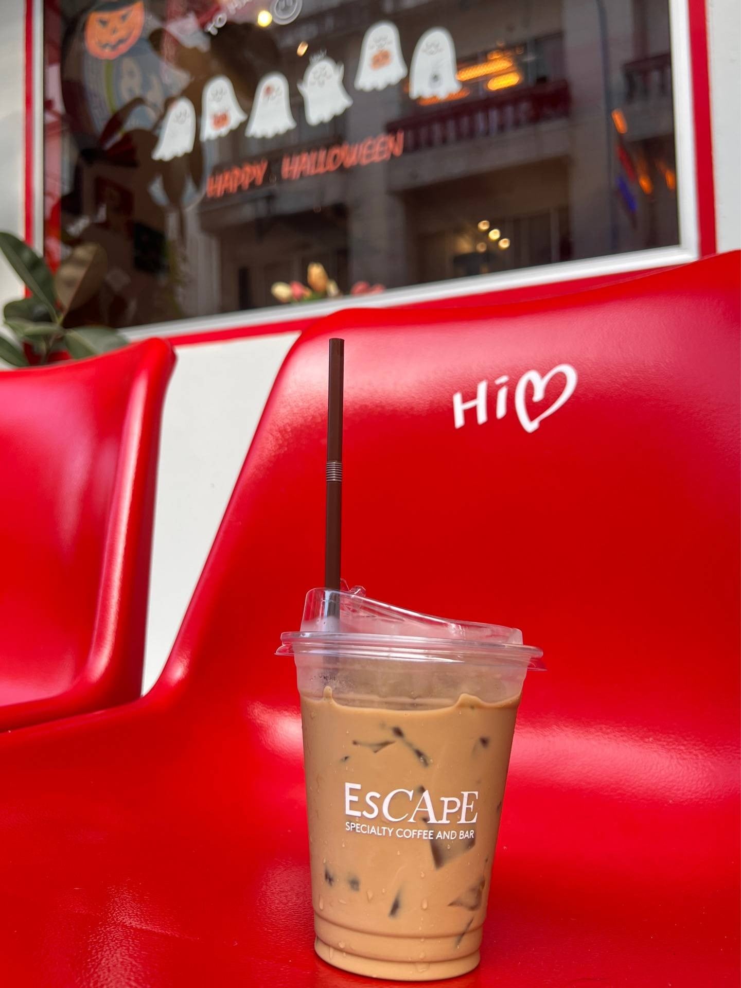 รีวิว Escape Coffee Bar - ร้านกาแฟ โซนพัทยา